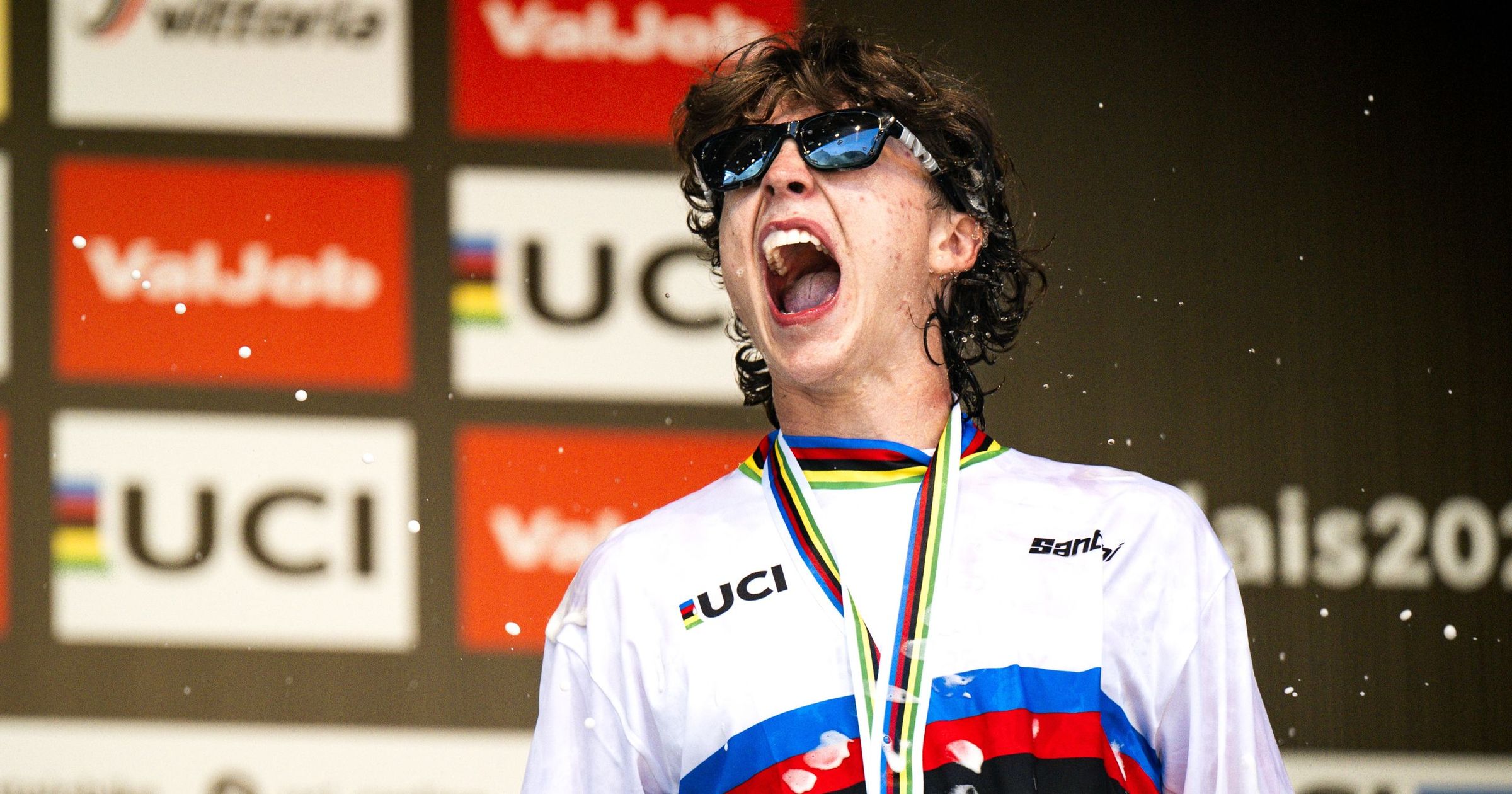 Jackson Goldstone and Valentina Holl secure downhill golds at 2025 UCI ...