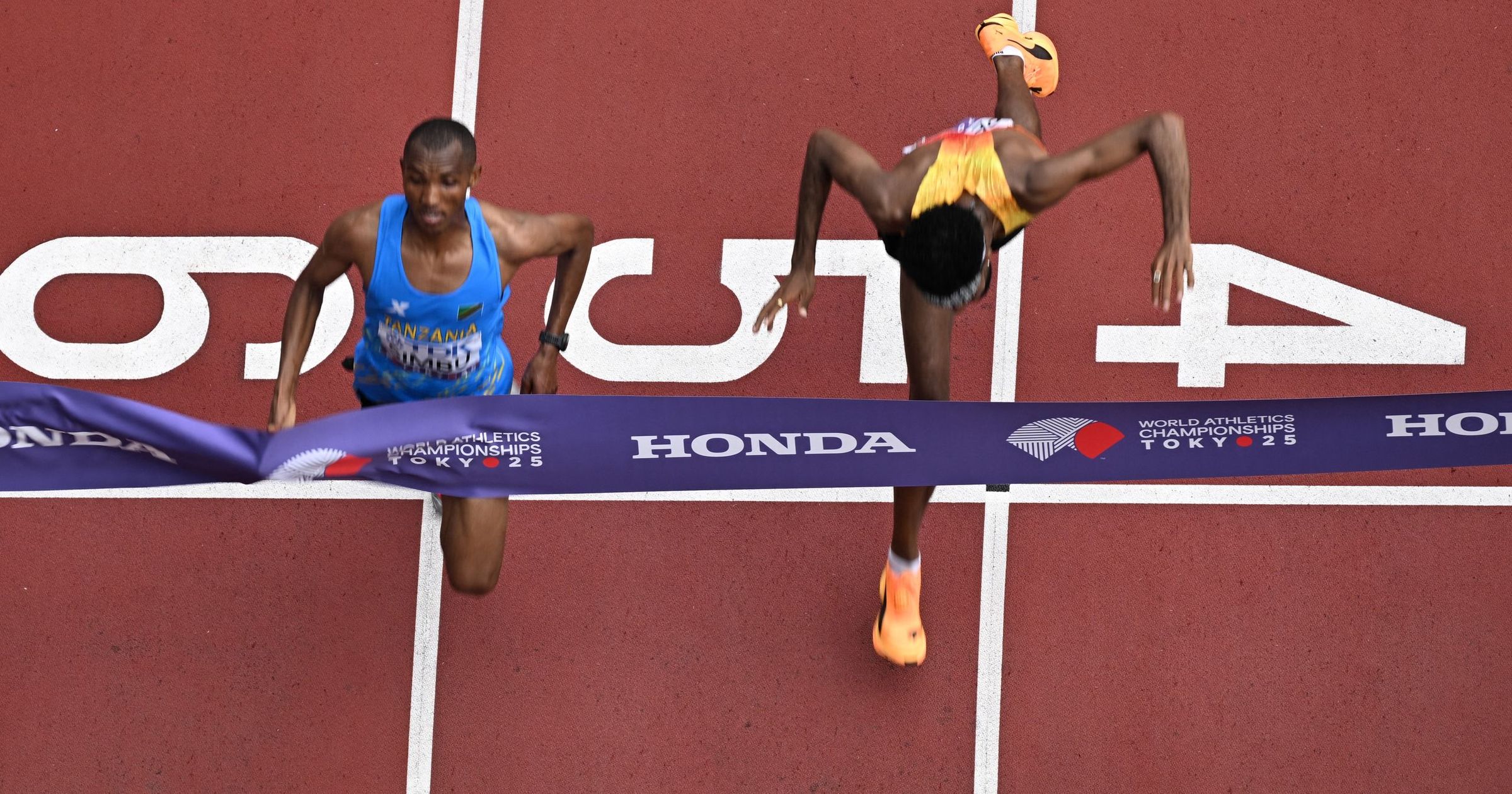 'Who gets the gold?' - Alphonce Felix Simbu pips Amanal Petros to ...
