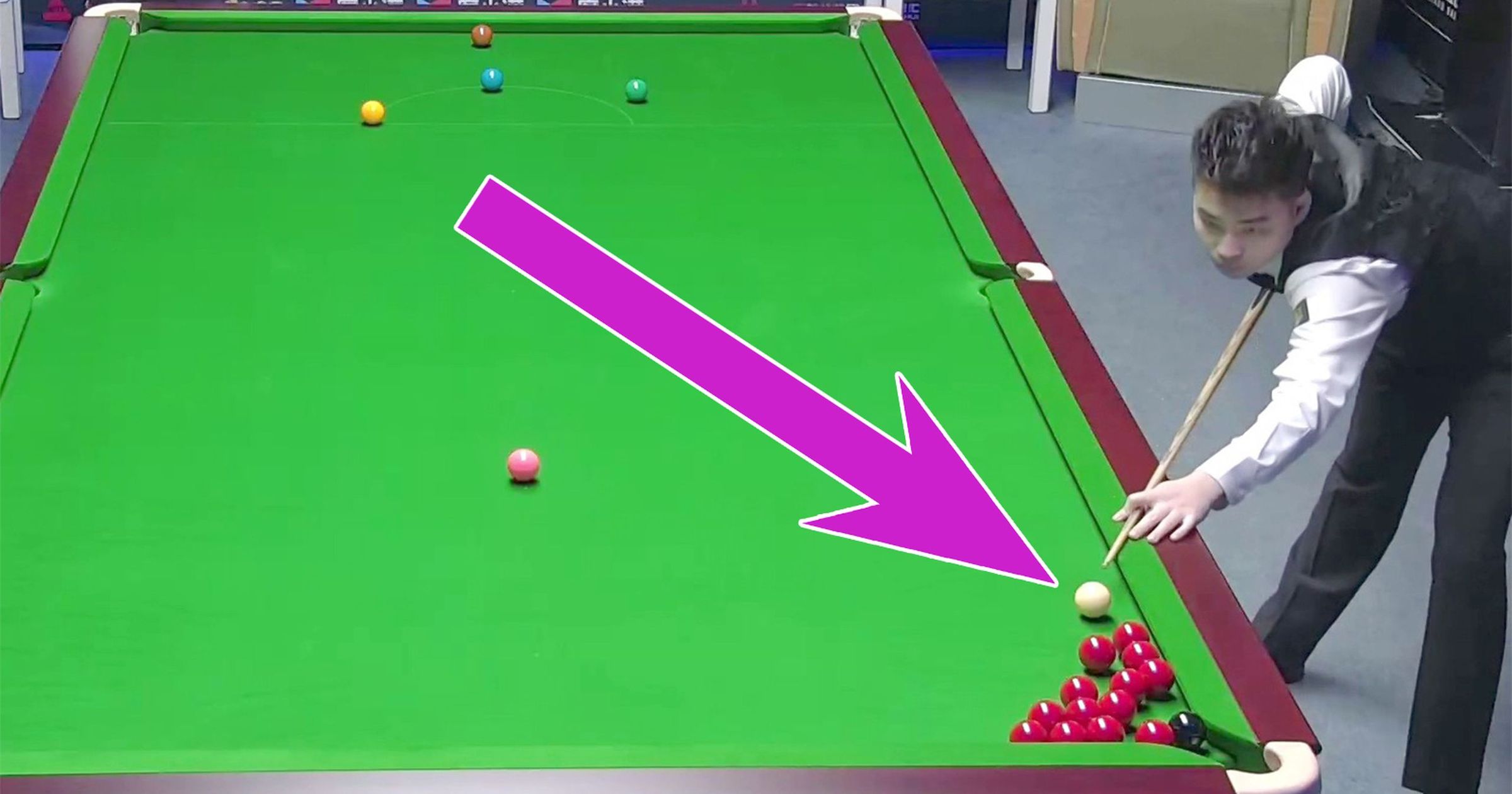 Watch bizarre incident as snooker's greatest stand-off ensues between ...