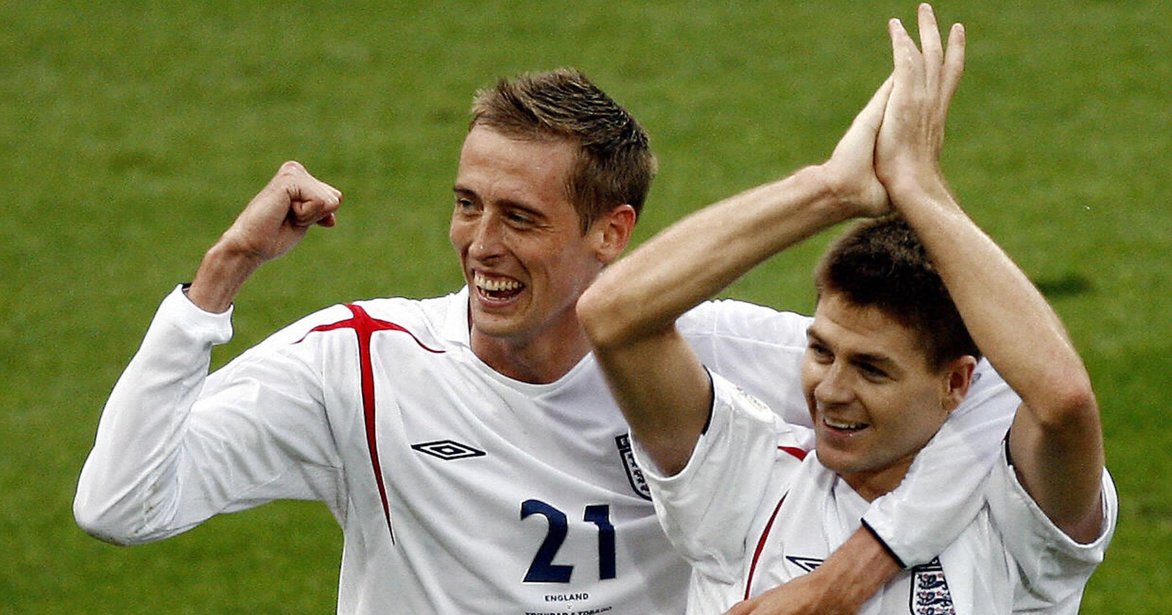 Peter Crouch reacts to Steven Gerrard's comments that England were ...