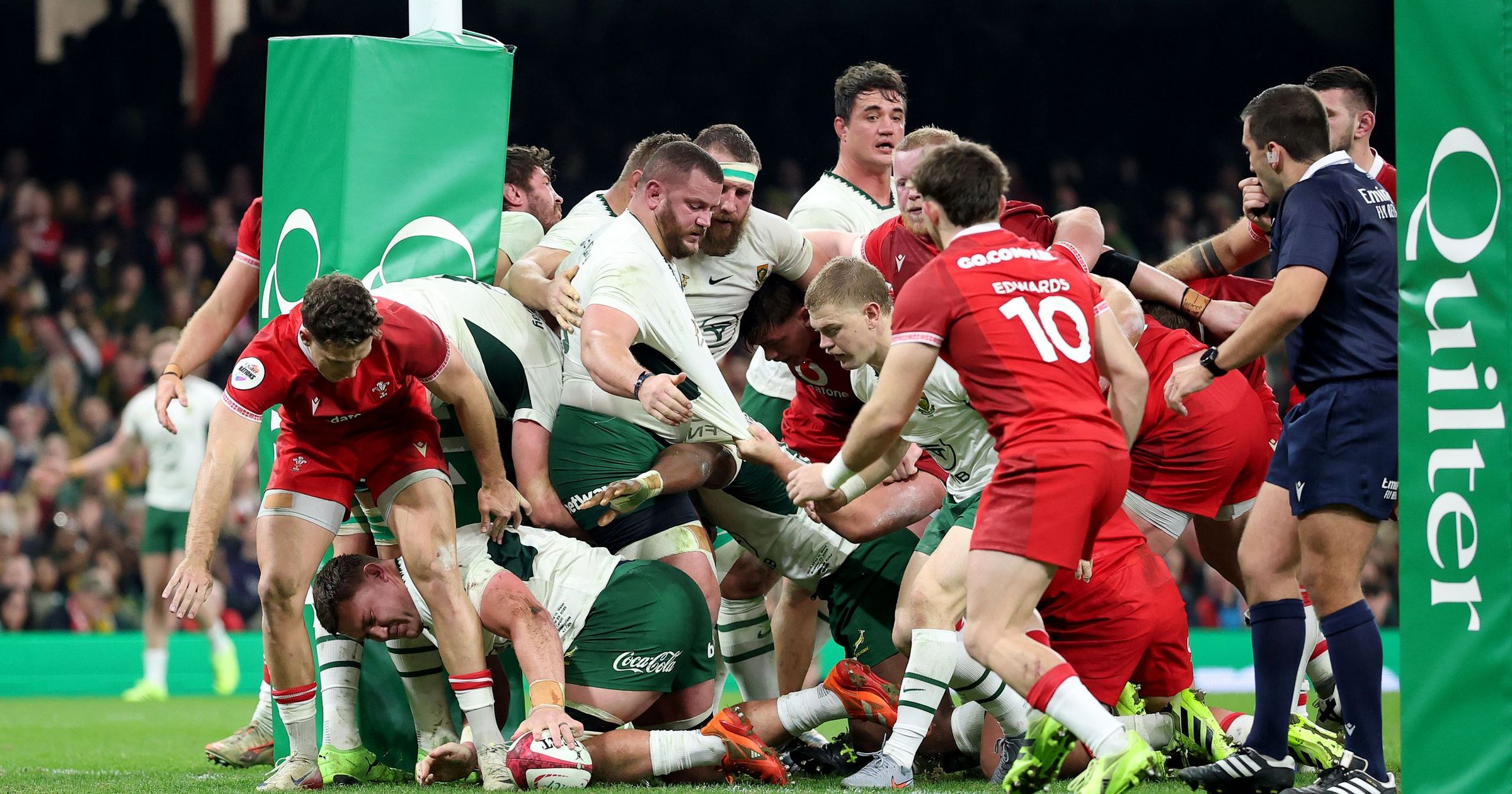 'Gets it down, just' - Jasper Wiese powers over from close range as ...