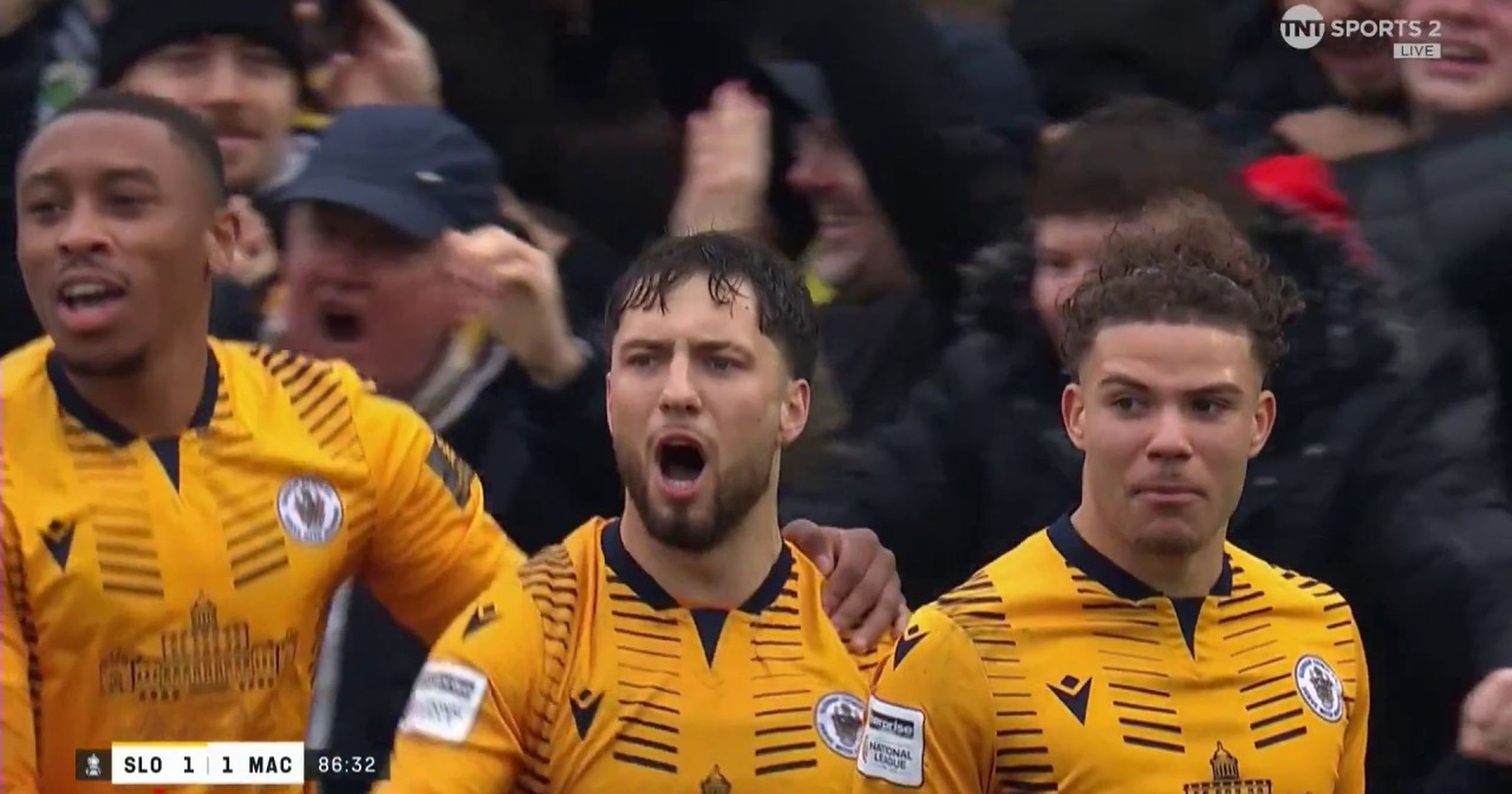 'Hell of a game on our hands now!' - Wiktor Makowski hauls 10-man ...