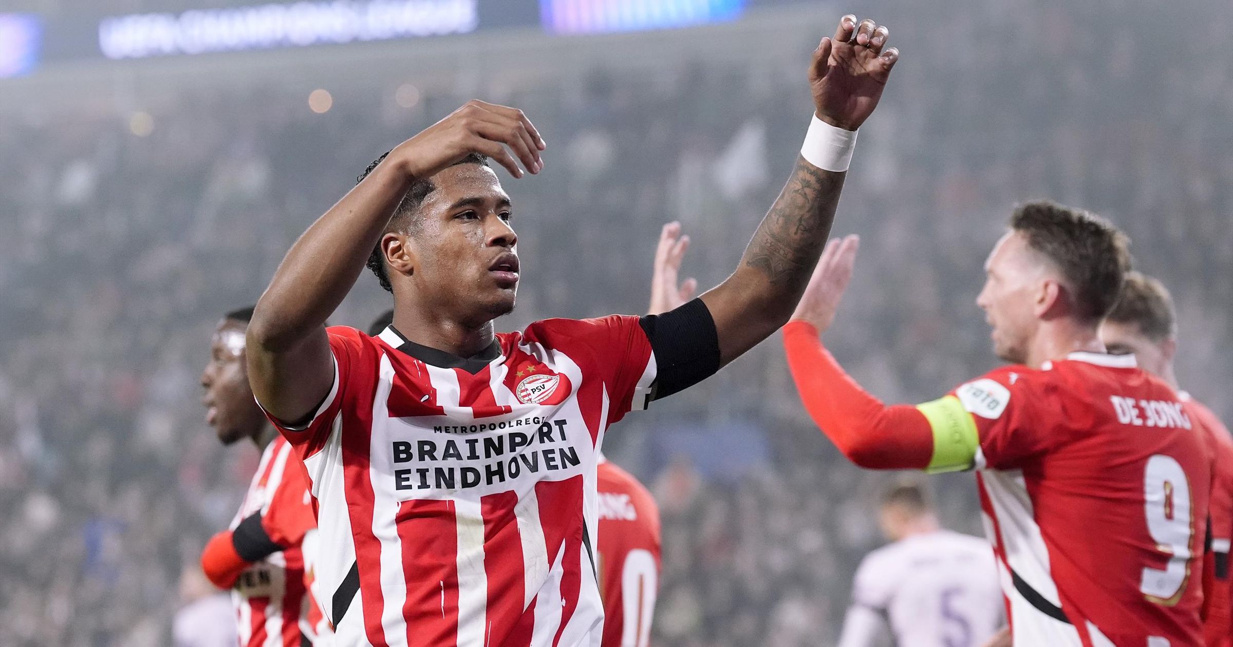 Ryan Flamingo scores controversial goal from 'foul throw' for PSV ...