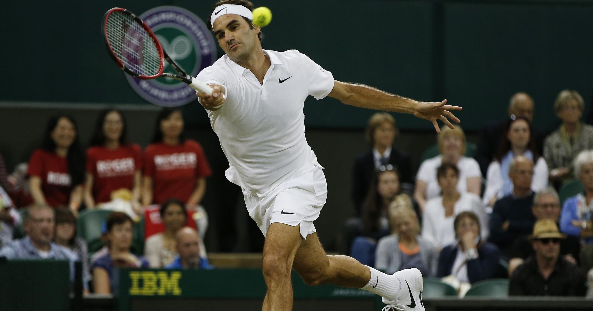 Roger Federer rolls on to easy win against Dan Evans - TNT Sports