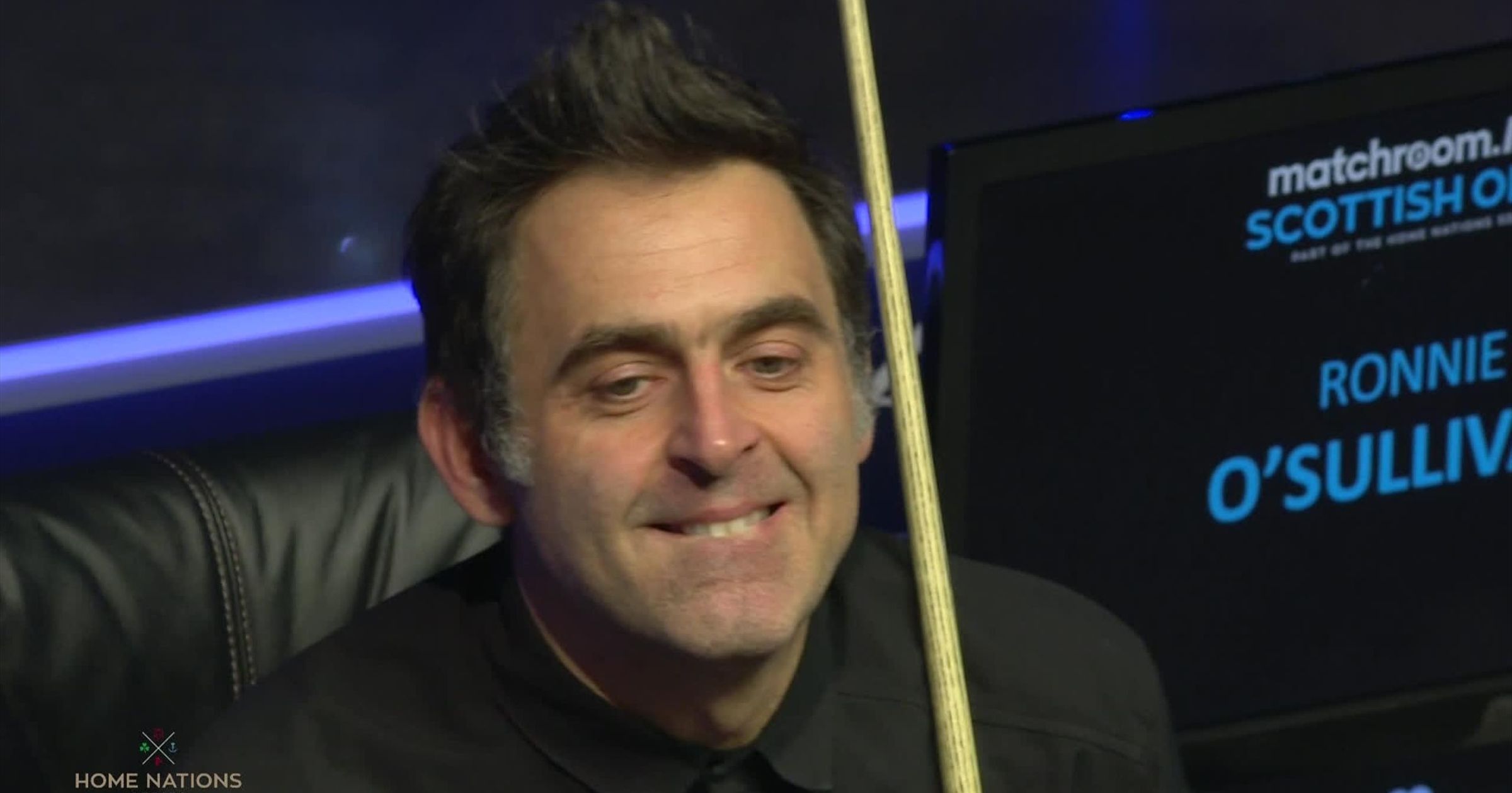 Scottish Open snooker 2020 - Robbie Williams goes in-off after O ...
