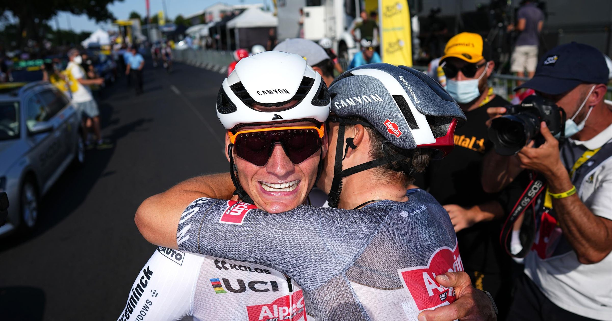 Tour de France: Jasper Philipsen wins Stage 16 as Biniam Girmay suffers ...