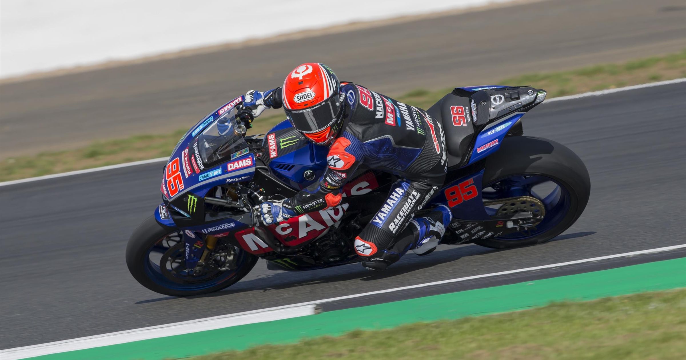 Final lap drama as Yamaha throw away one-two - TNT Sports