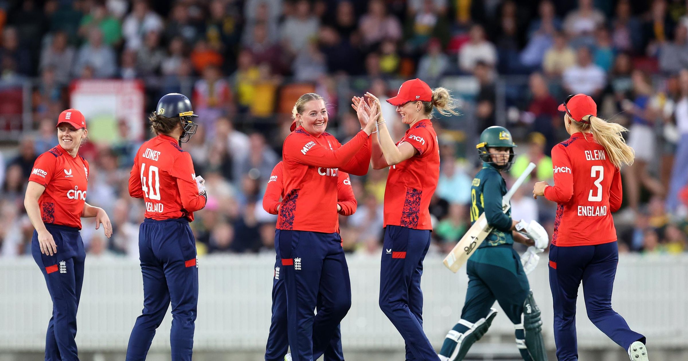 'Brilliantly done!' - Sophie Ecclestone and Amy Jones combine superbly ...