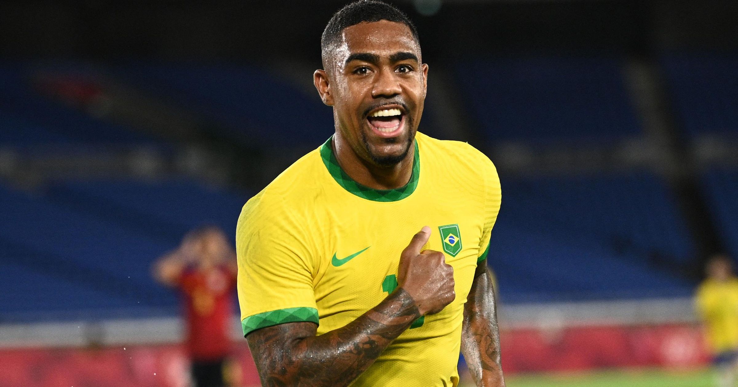 'Look at the pace he's got here' Malcom races away to secure football ...