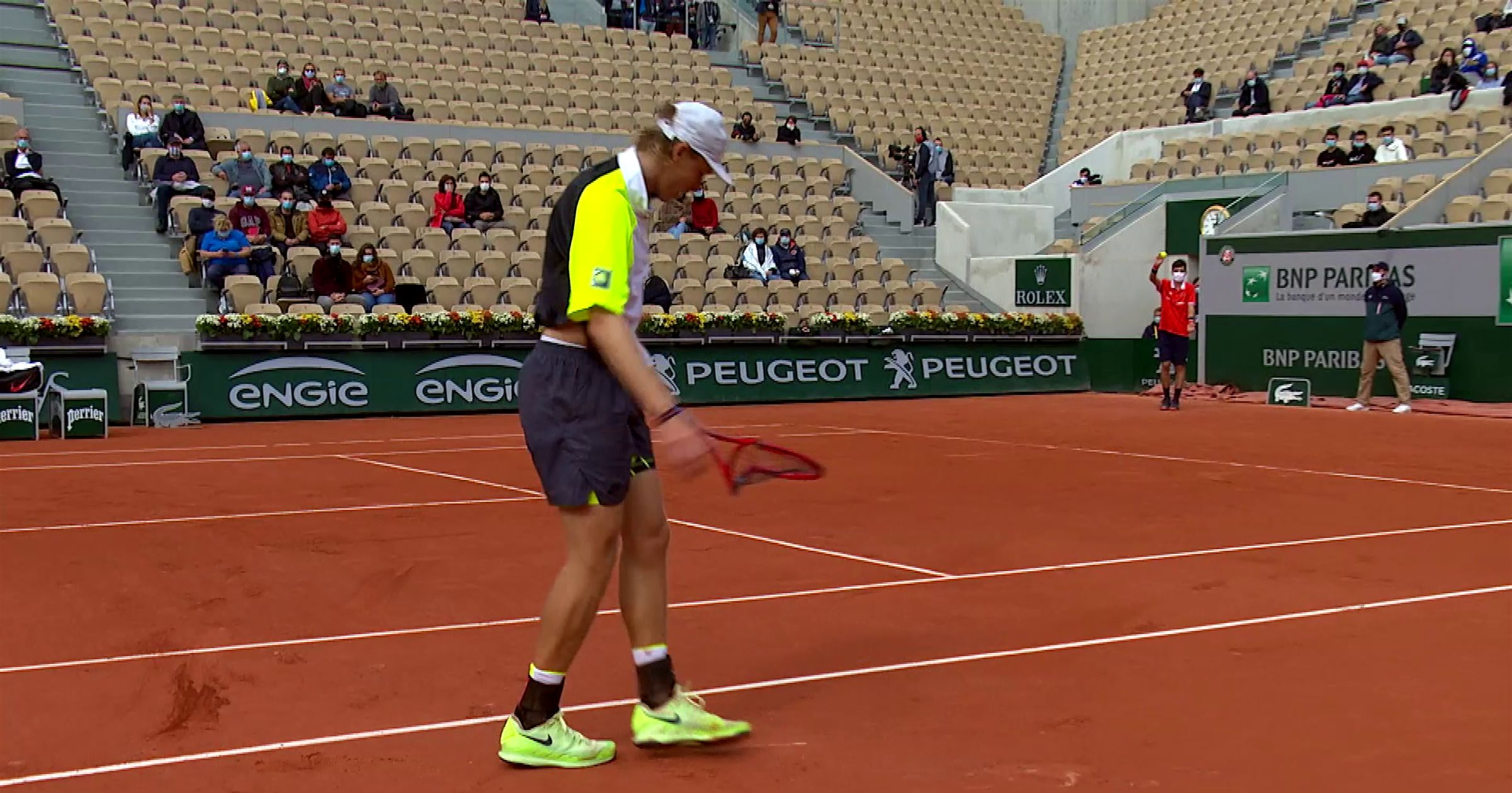 French Open 2020 - Denis Shapovalov destroys racket in fit of rage ...