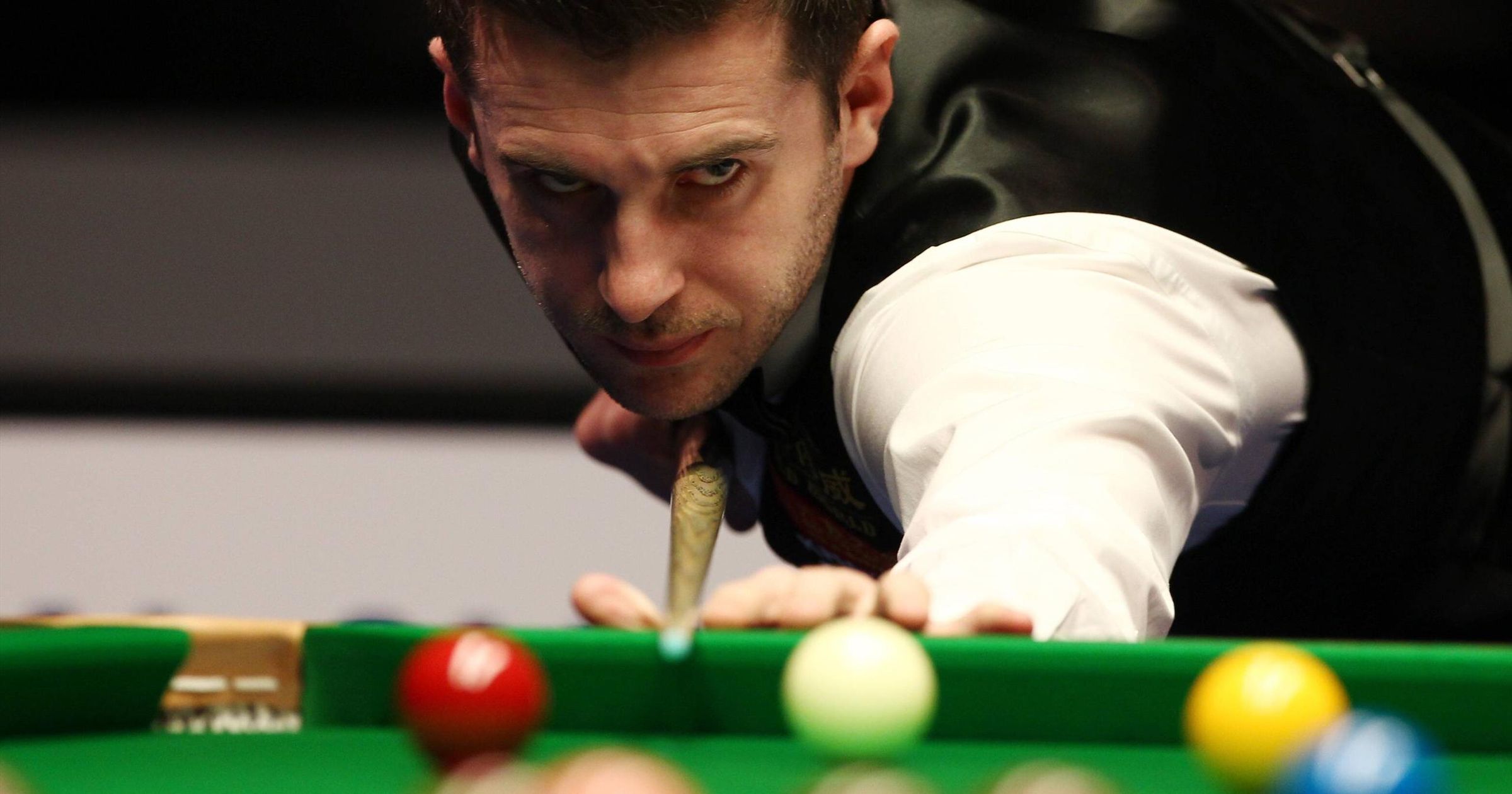 Sam Baird v Mark Selby: World No 1 edges into lead - TNT Sports