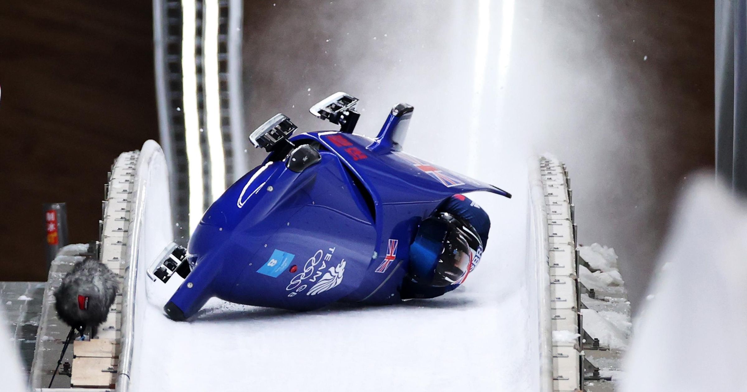 Brad Hall and Nick Gleeson in scary high-speed two-man bobsleigh crash ...