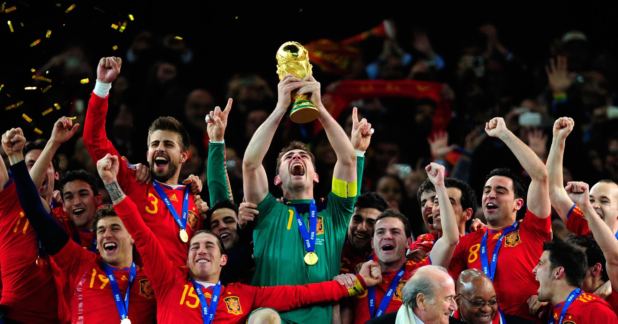 iker casillas lifting world cup coloring pages