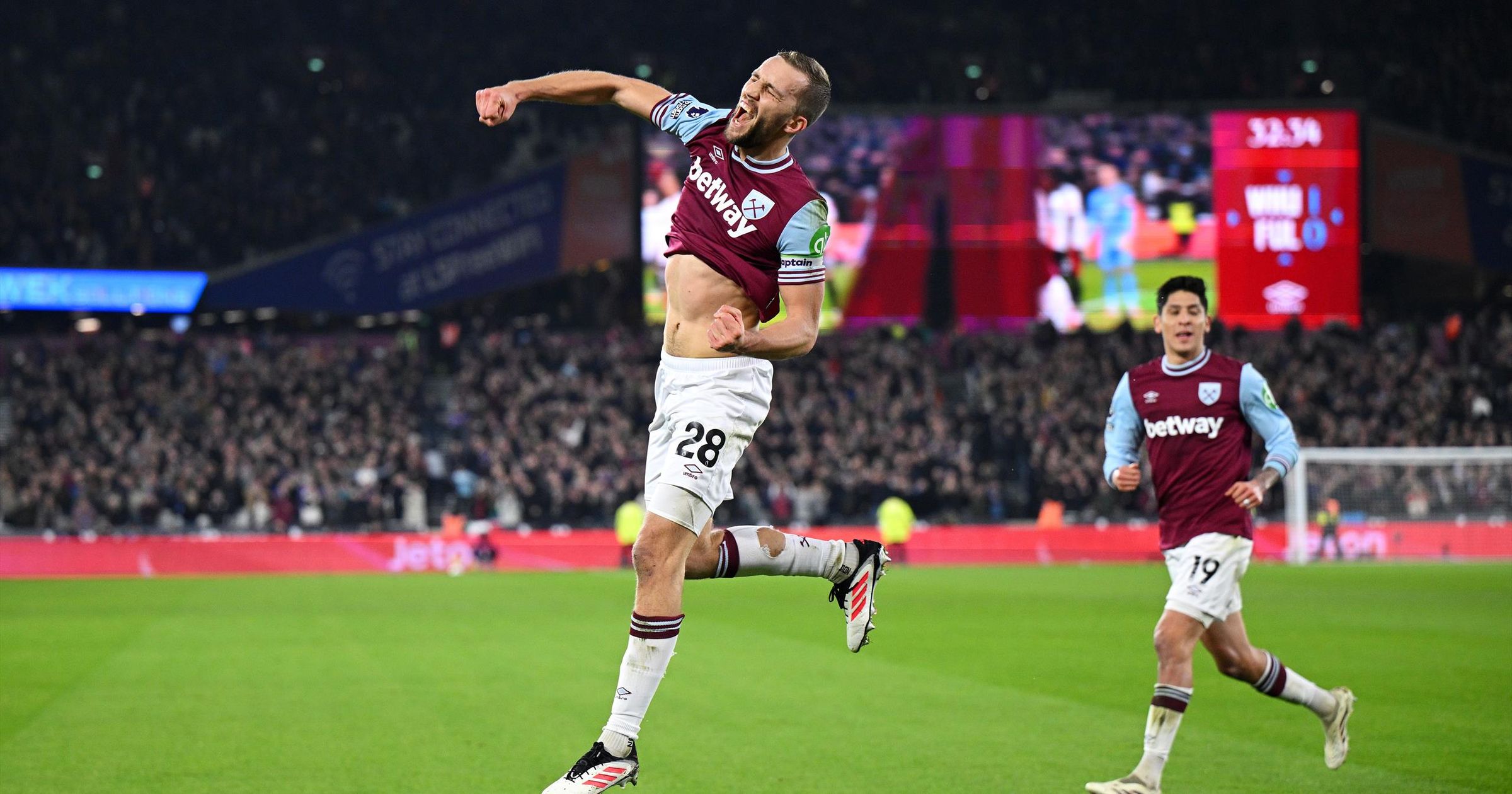 Tomas Soucek doubles West Ham lead over Fulham with superb team goal ...