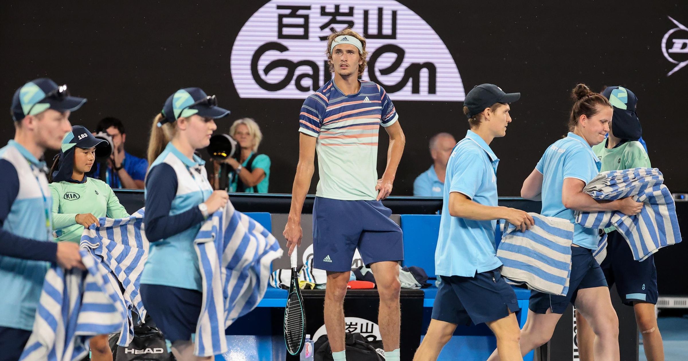 Rod Laver Arena roof closed at Australian Open due to weather - TNT Sports