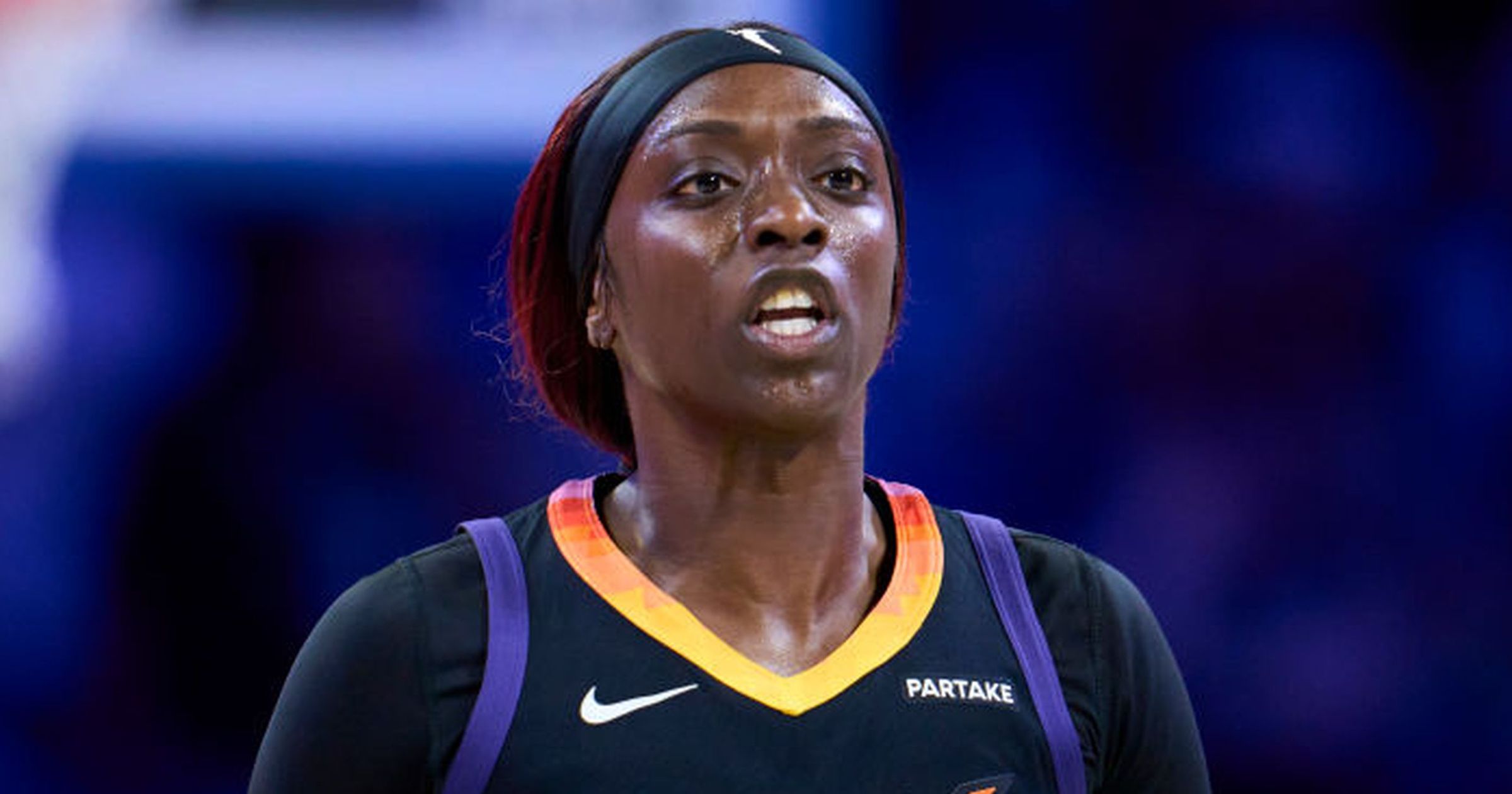 Kahleah Copper leads Phoenix to victory over Dallas, Caitlin Clark and ...