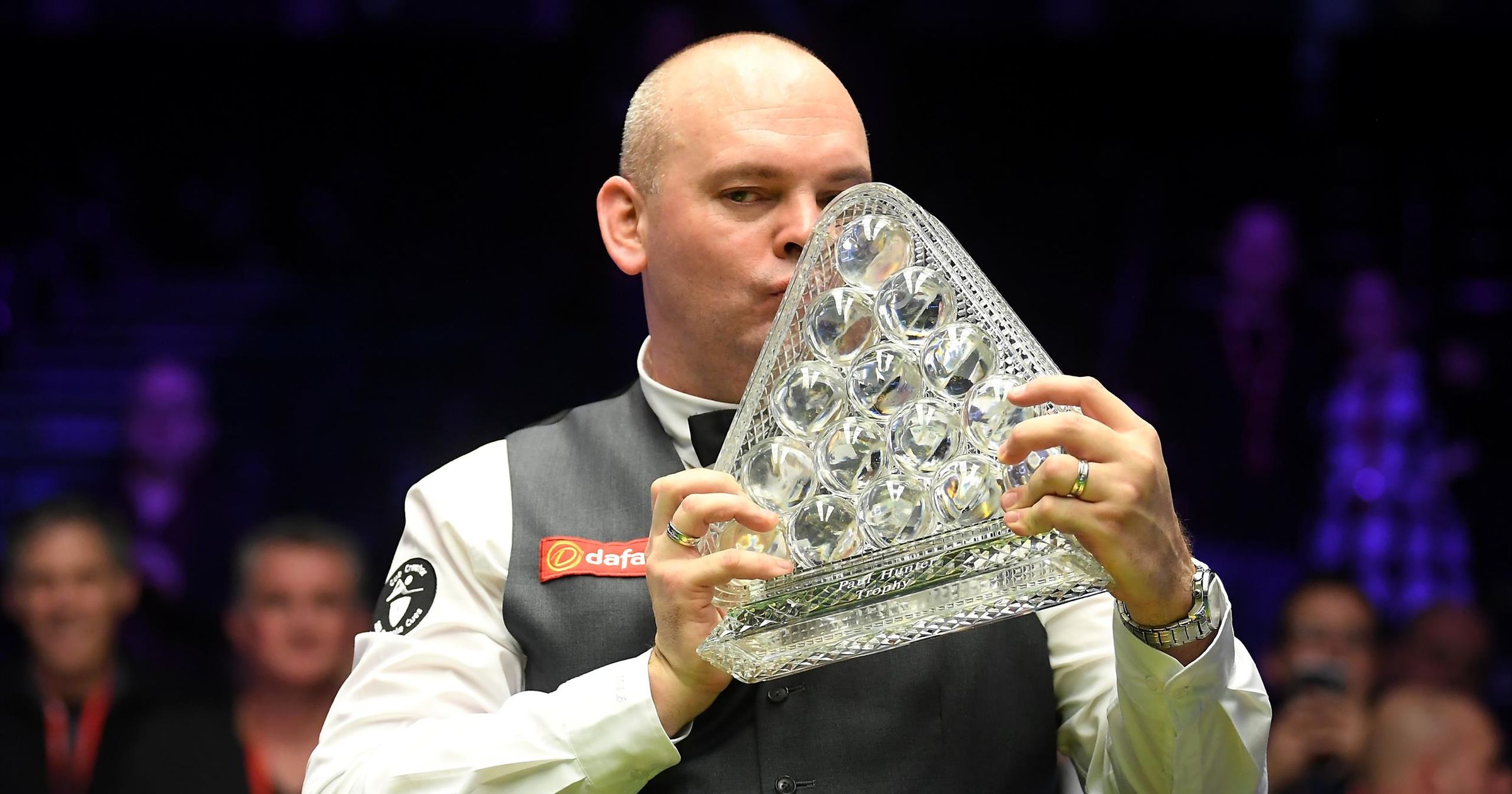 Snooker highlights - Stuart Bingham beats Ali Carter to take Masters ...