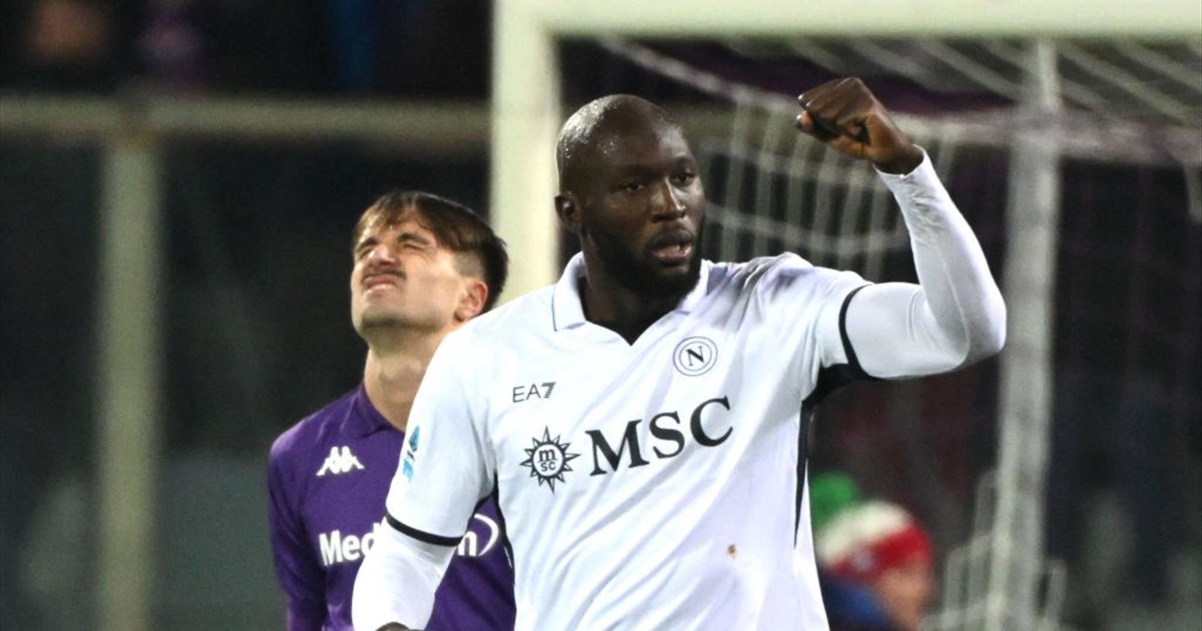 Former Manchester United team-mates turned foes! Romelu Lukaku beats ...