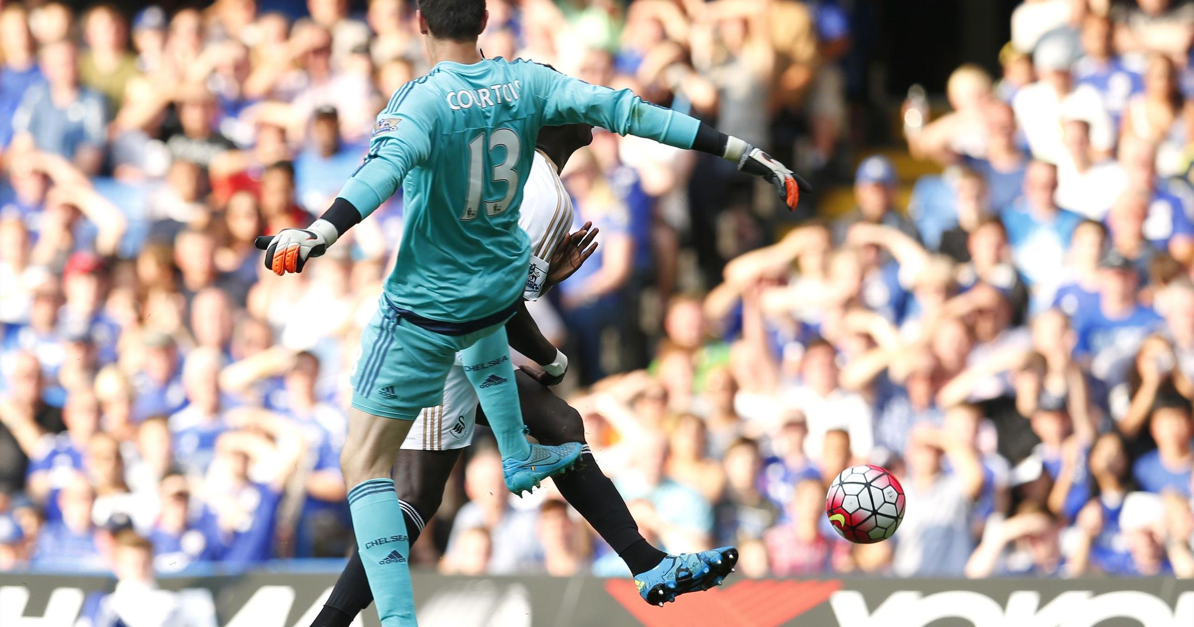 Chelsea to launch appeal against Thibaut Courtois' red card - TNT Sports
