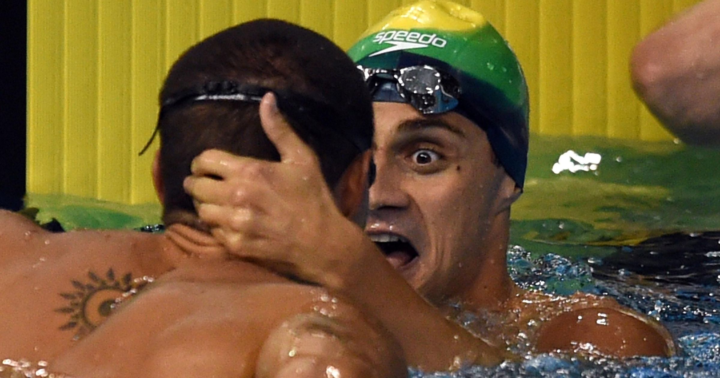 Swimmer goes viral with brilliant reaction to winning gold - TNT Sports