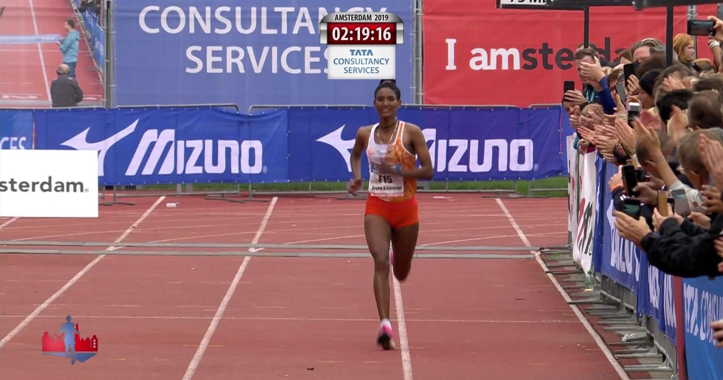 Degitu Azimeraw breaks Amsterdam course record to win in her debut marathon - Marathon video ...