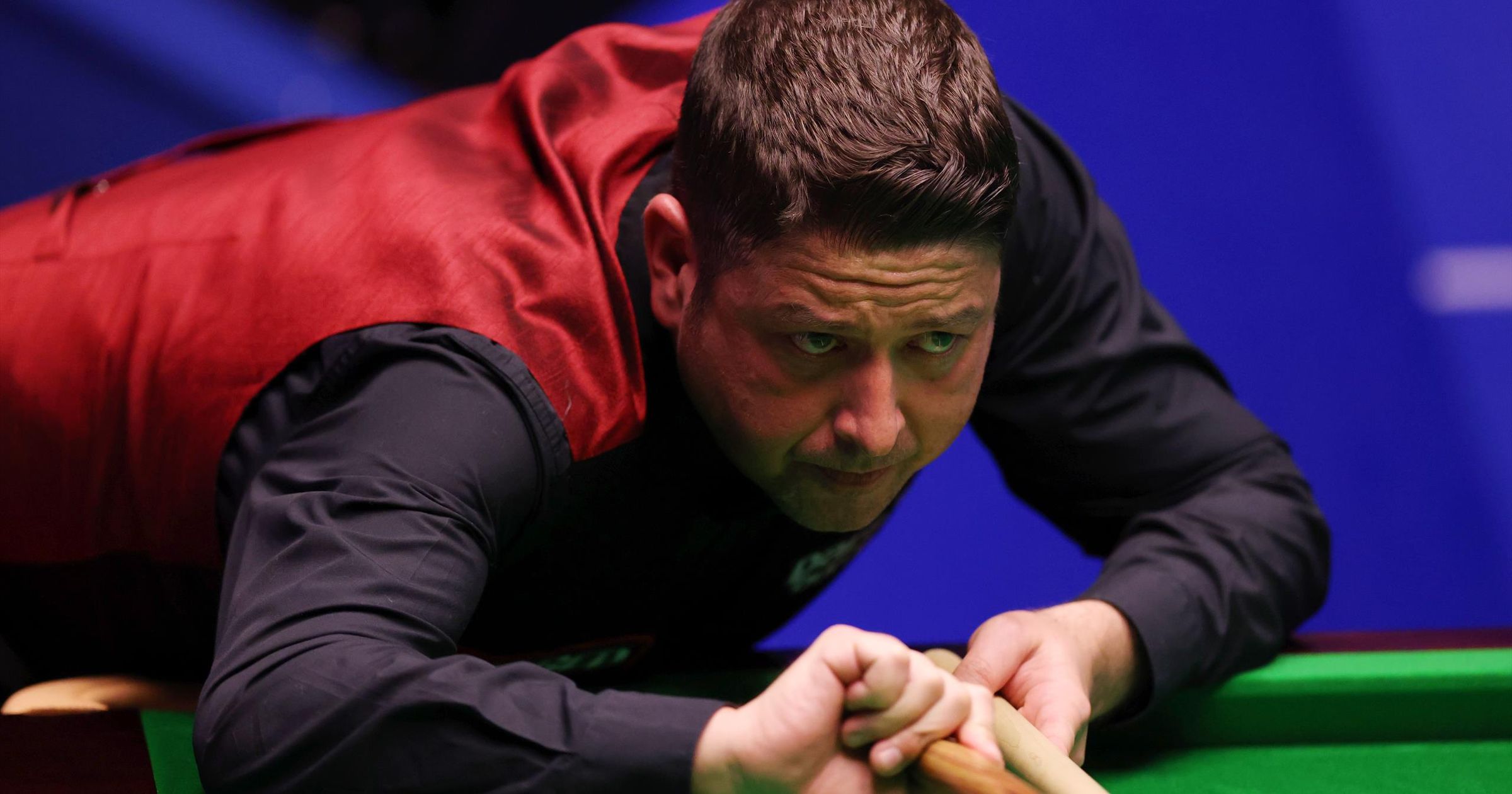 Who has qualified for last 32 of Championship League as Matthew Stevens ...