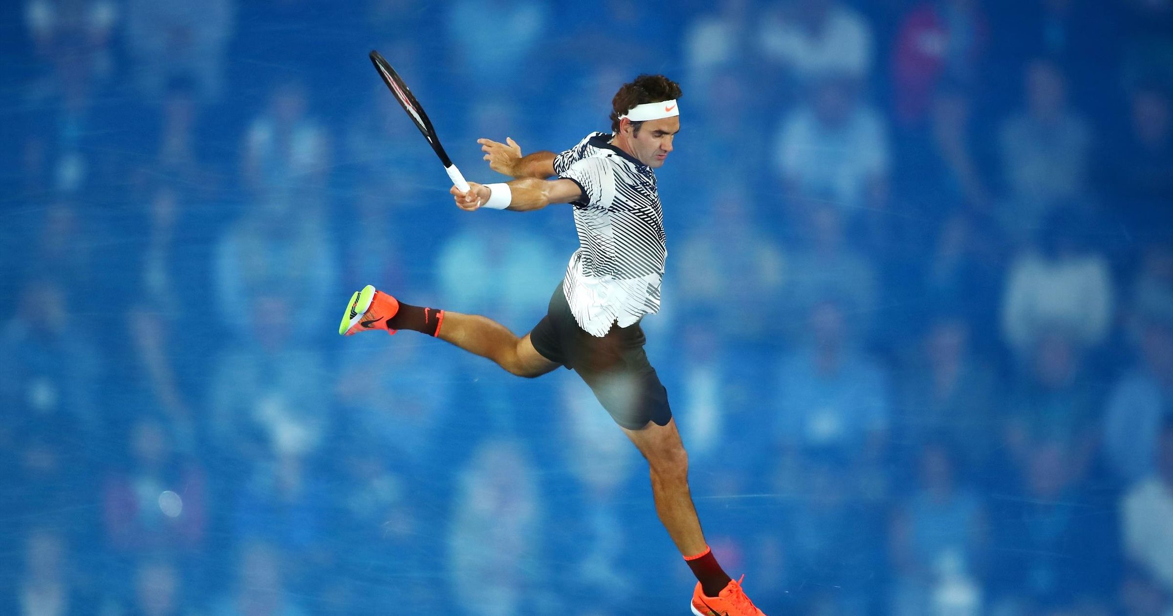 Roger Federer on the dying art of the one-handed backhand with none in ...