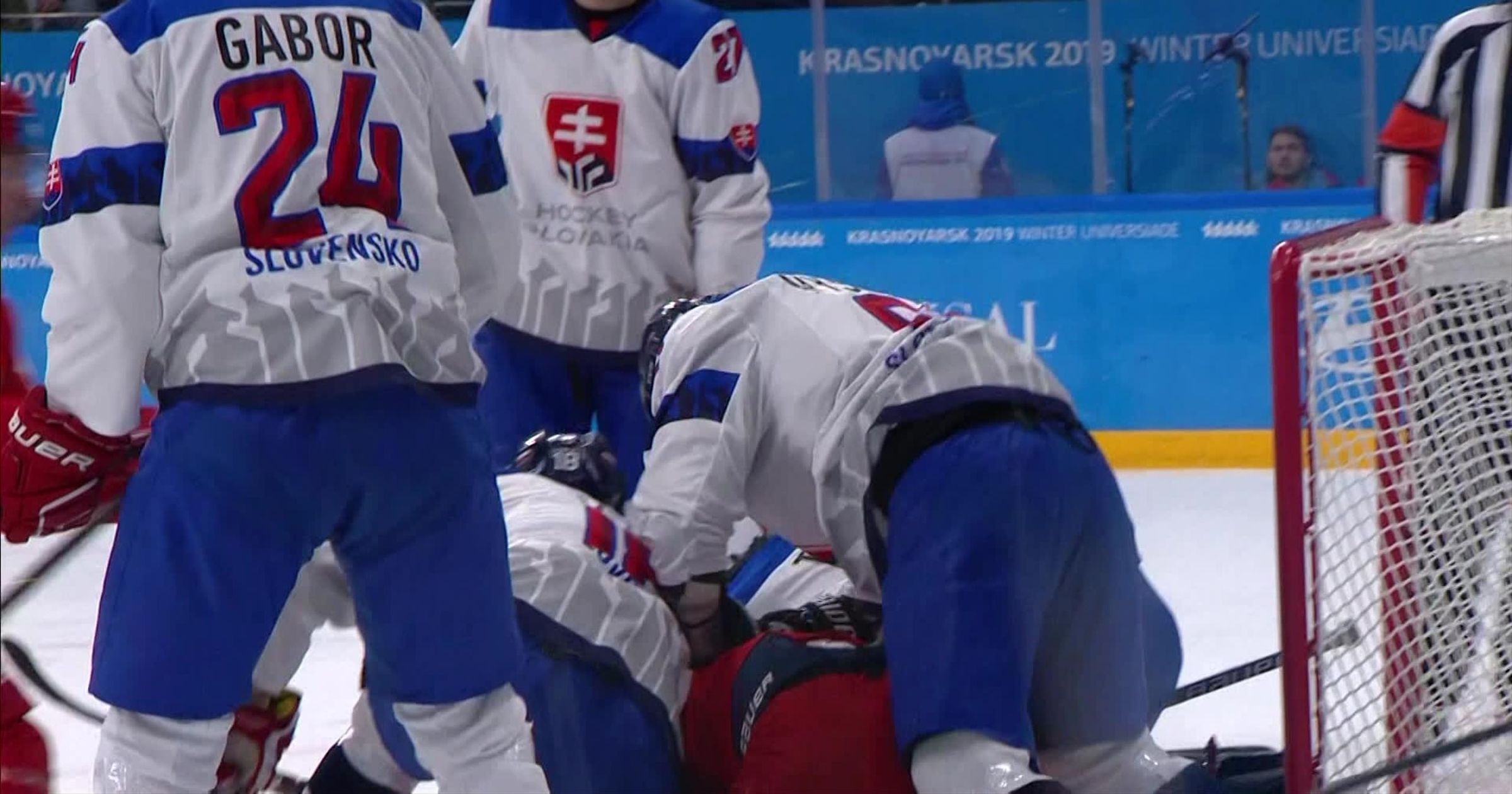 Ice hockey video - Fight erupts during ice hockey final between Russia ...