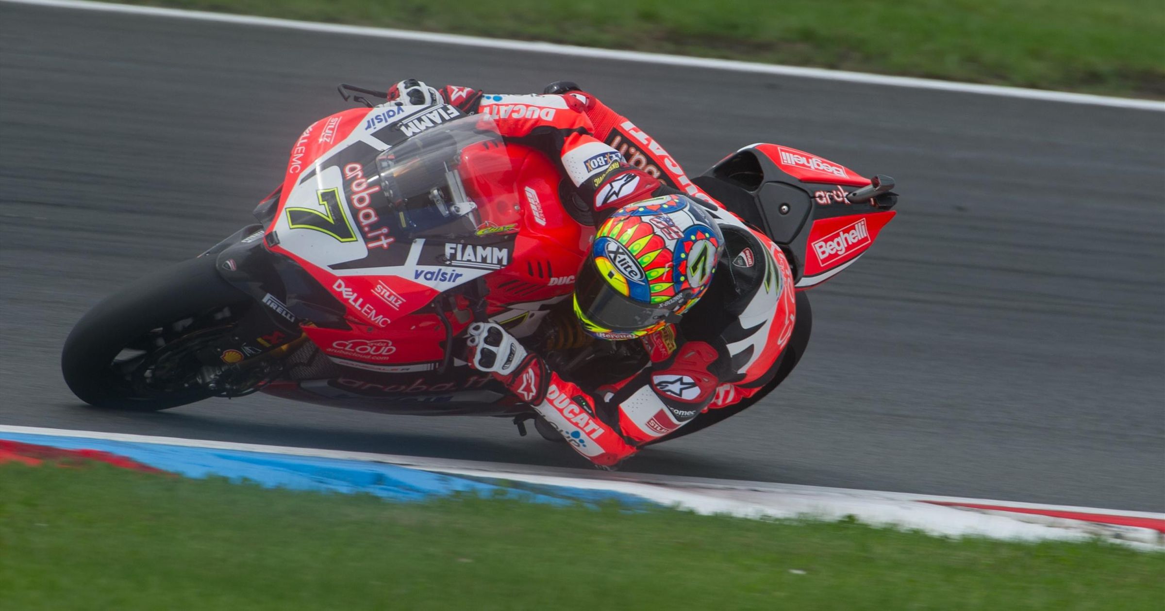 Chaz Davies holds off Rea to clinch Race 2 win after ding-dong battle ...