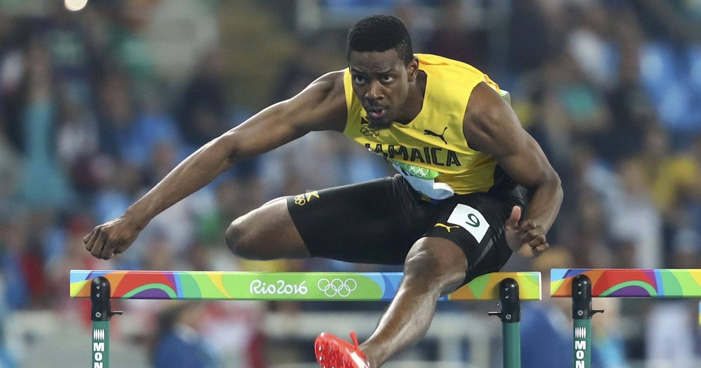 Deuce Carter grabs second chance in rain-hit hurdles - TNT Sports