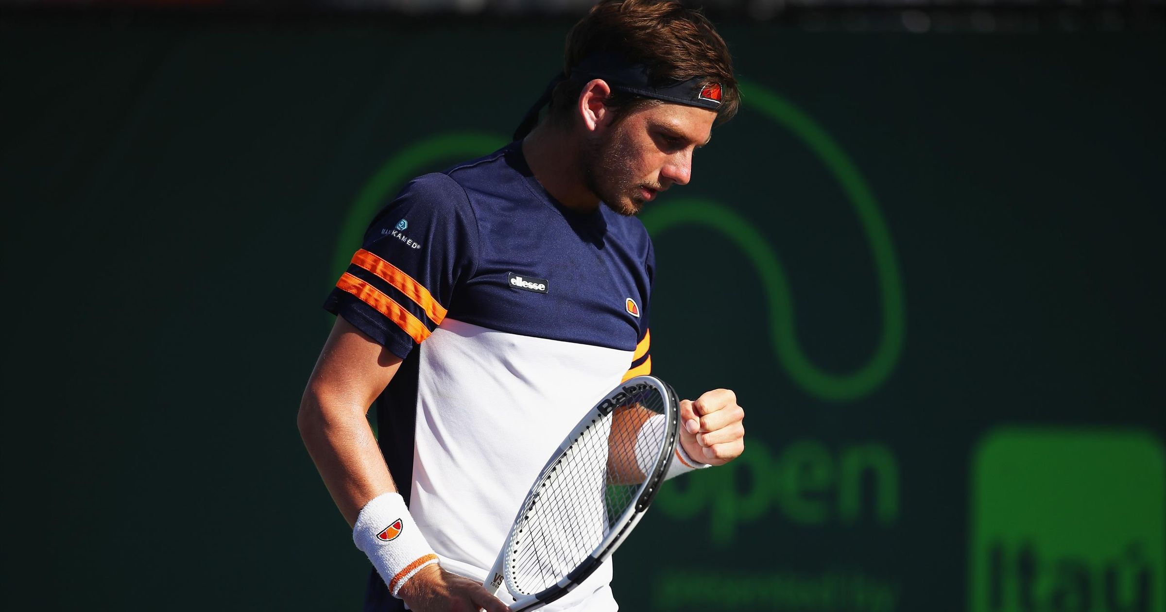 Cameron Norrie stuns John Isner in Lyon - TNT Sports