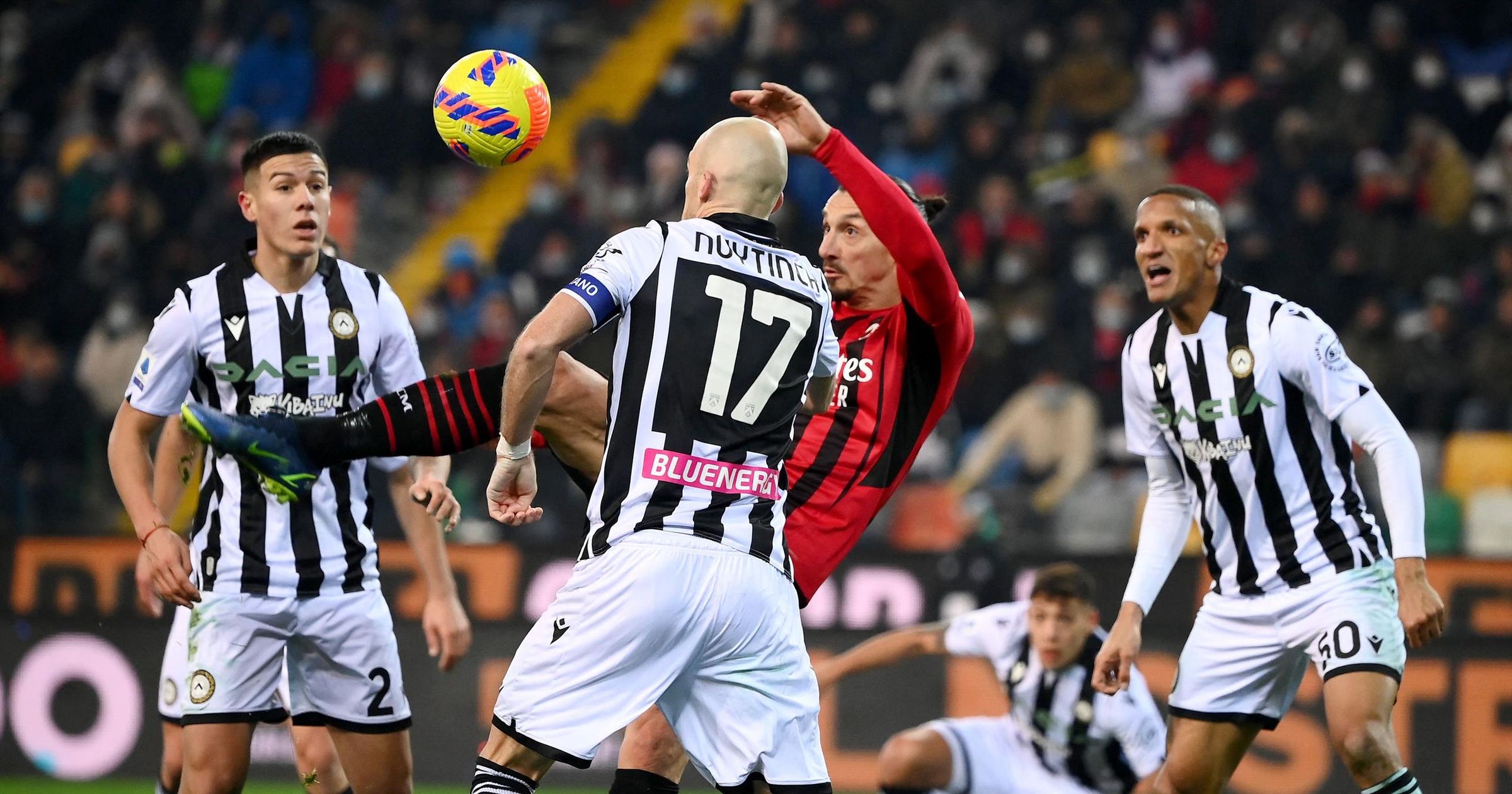Zlatan Ibrahimovic rescues point for AC Milan with acrobatic strike at ...