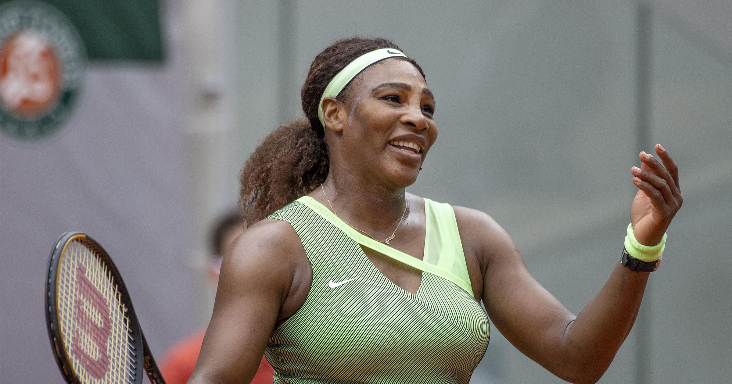 French Open - 'I can't believe it!' - Ball hits Serena Williams' racket ...
