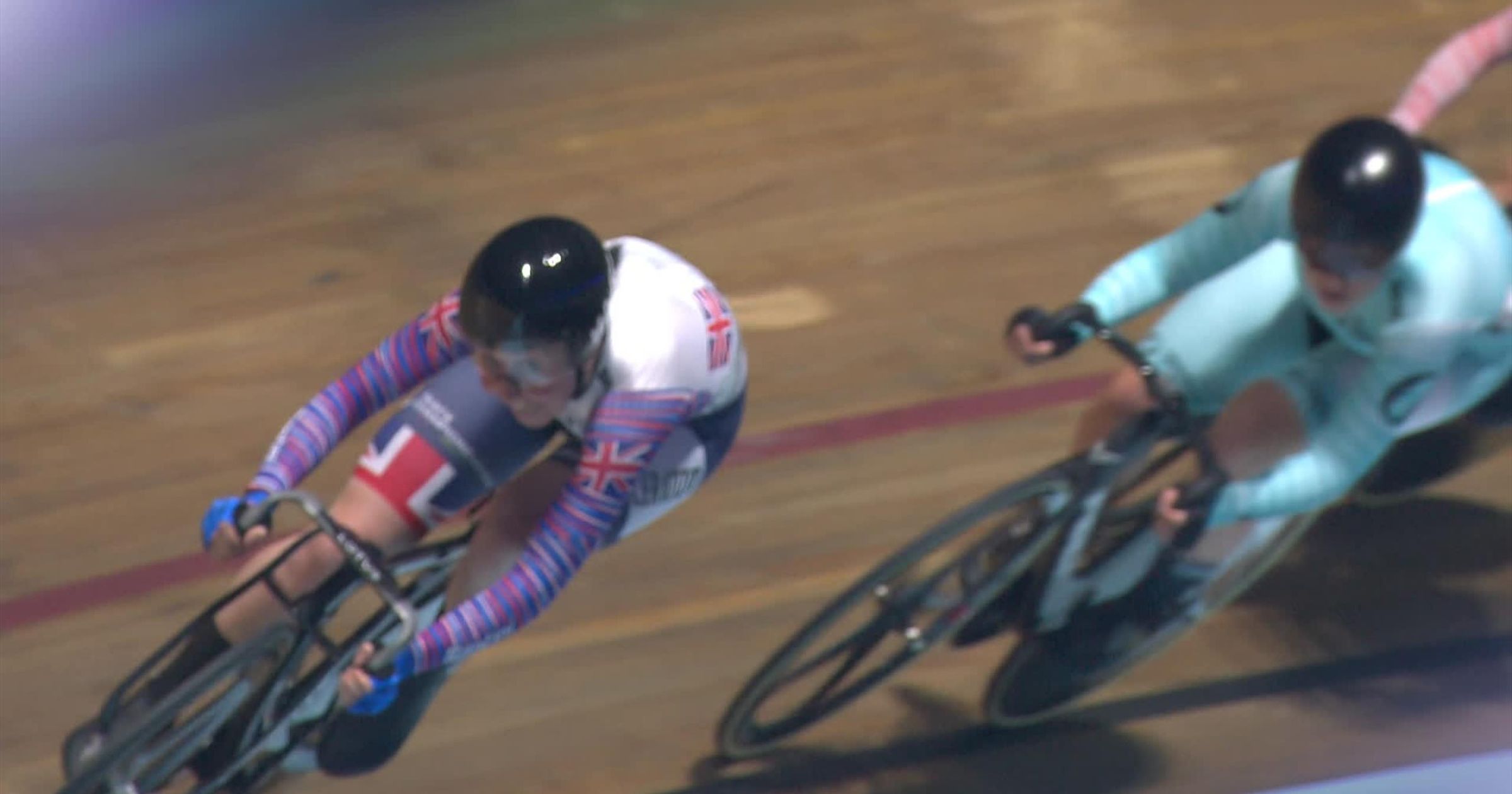 Track Champions League 2022: Sophie Lewis leads Katie Archibald home ...