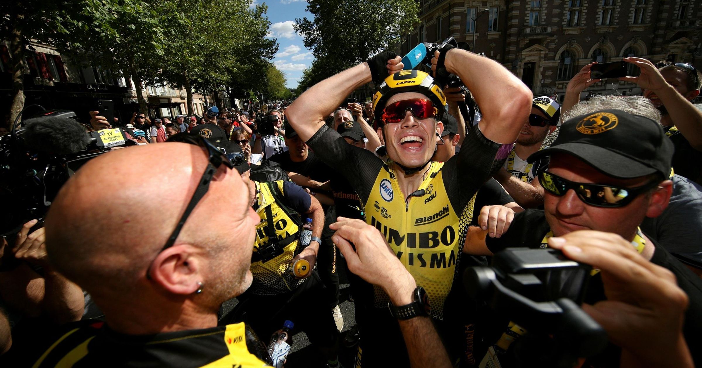 Dramatic day sees huge time losses in crosswind chaos as Van Aert wins ...