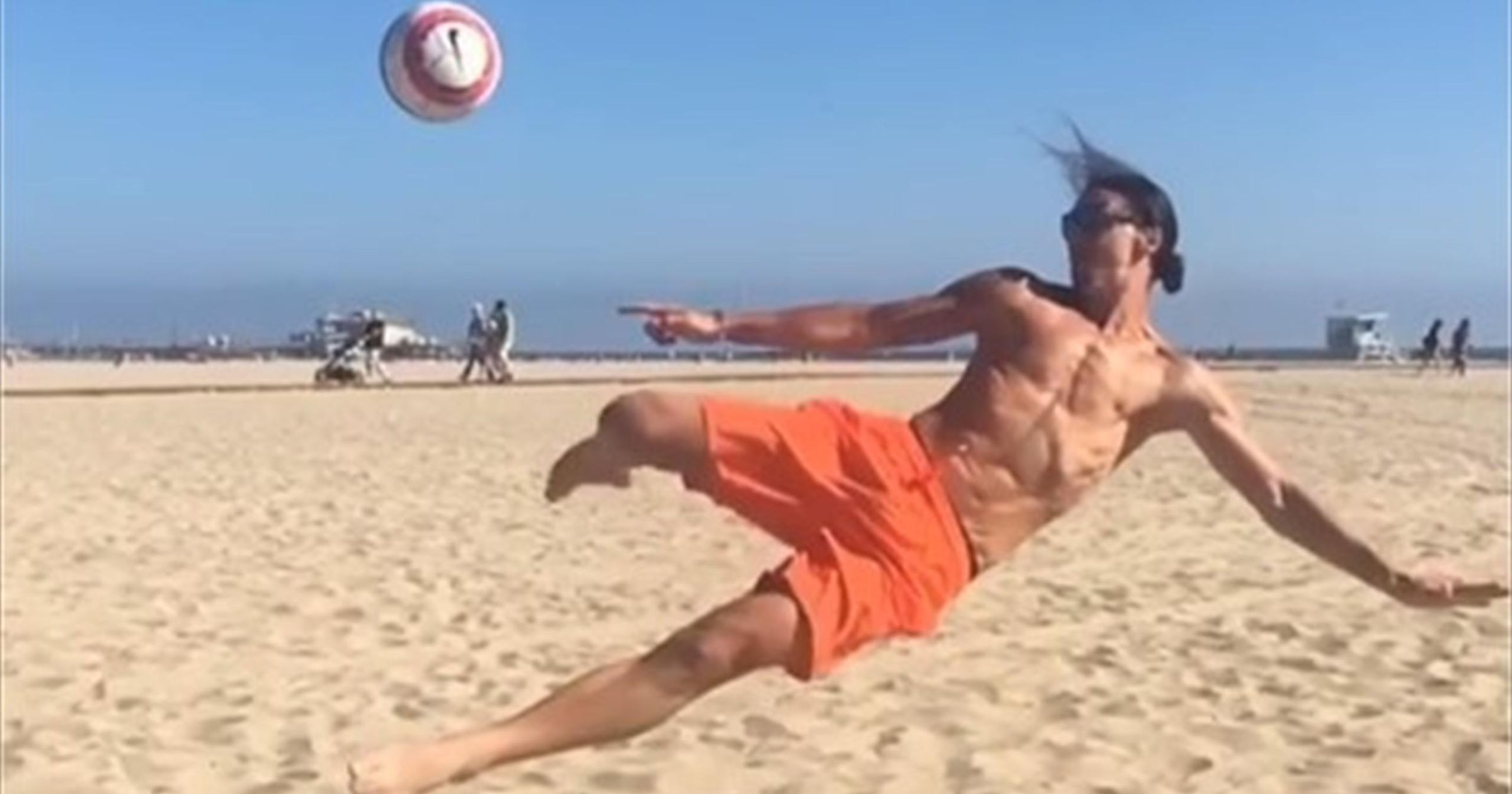 VIDEO: Zlatan Ibrahimovic performs stunning scissor kick on Venice ...
