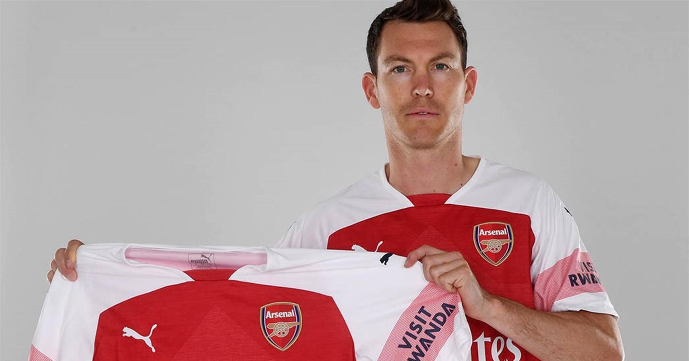 Arsenal complete Stephan Lichtsteiner signing - TNT Sports