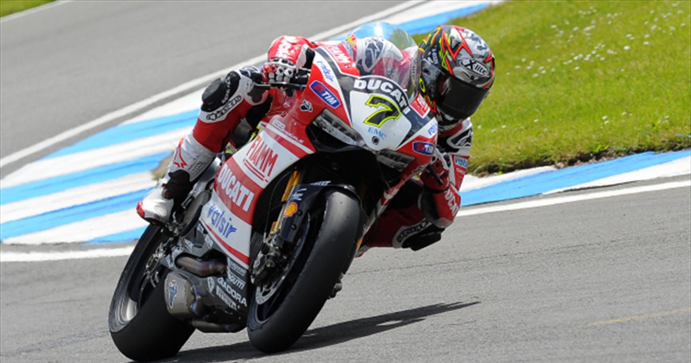 Chaz Davies sets new qualifying record on his way to pole position in Aragon - TNT Sports