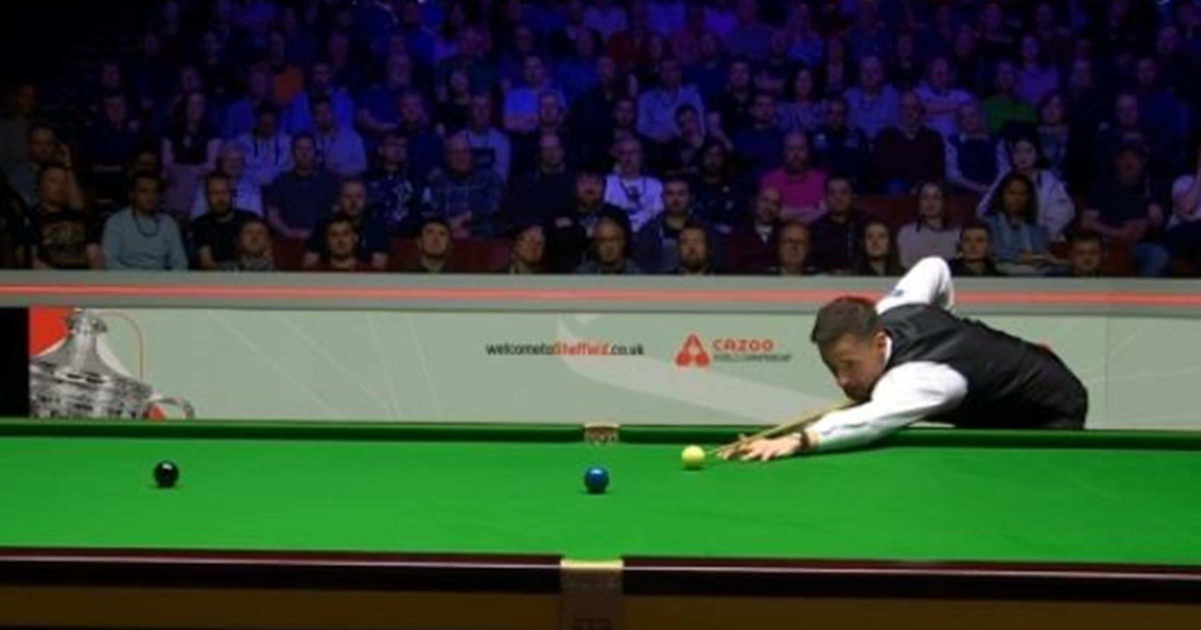 World Championship: David Gilbert levels scores in semi-final with 129 ...