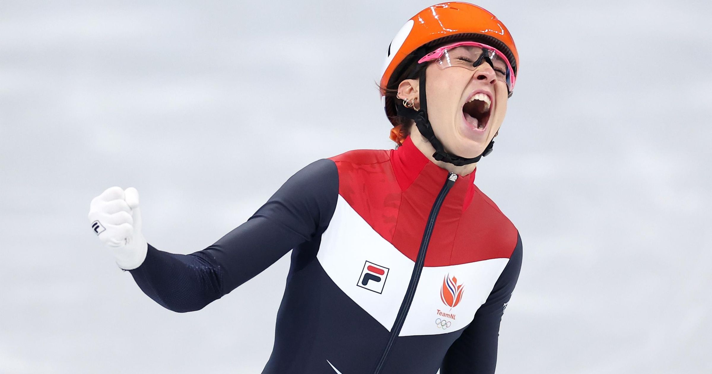 Winter Olympics 2022 - Suzanne Schulting bounces back to retain short ...