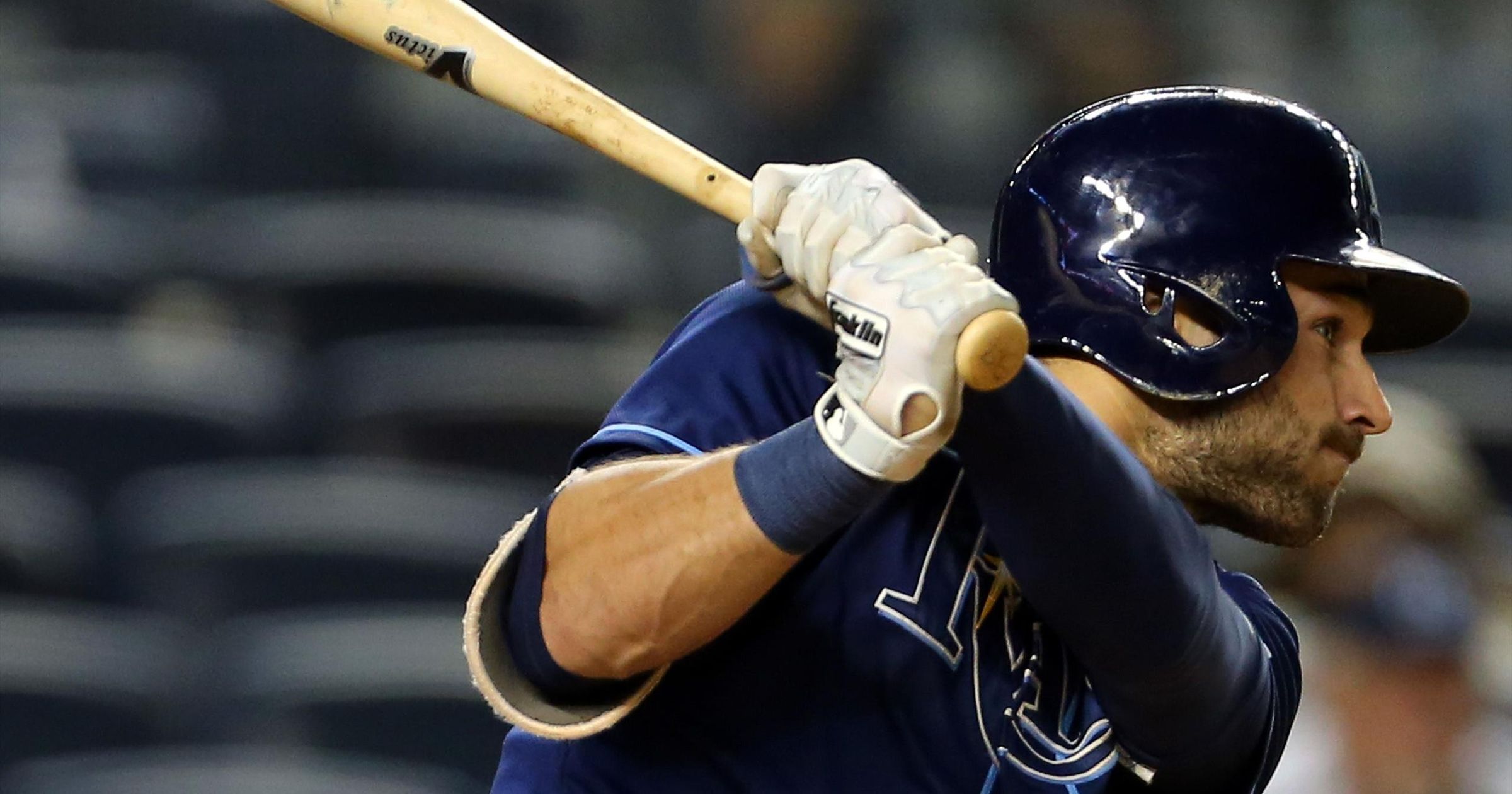 Baseball star blown over by a pigeon - TNT Sports