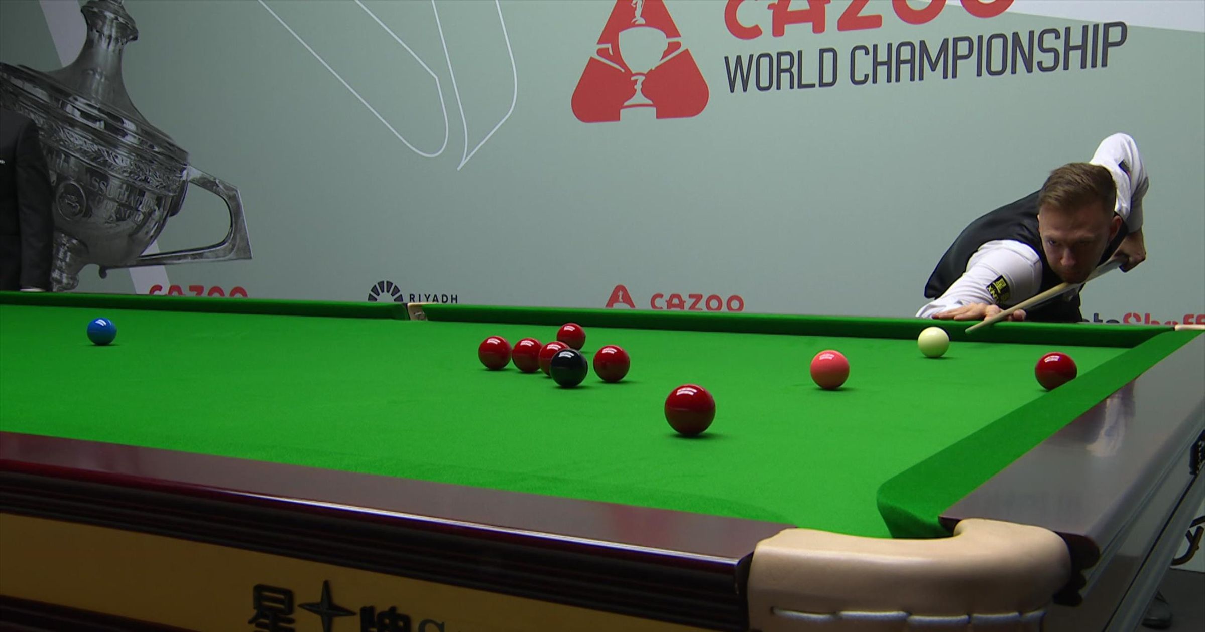 World Championship: 'You can't be missing these' - Commentators shocked ...