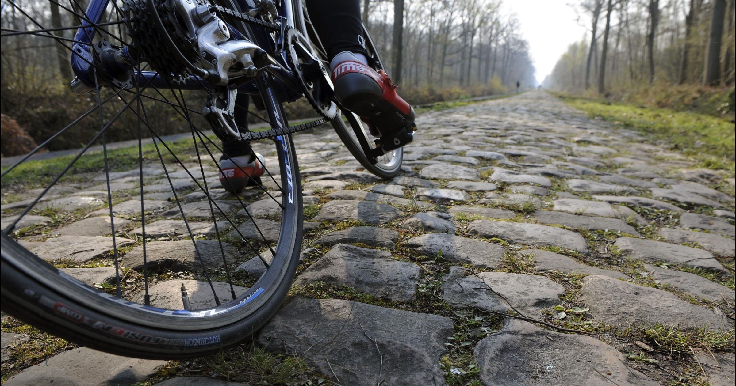 History awaits as Paris-Roubaix Femmes makes its bow with rain ...