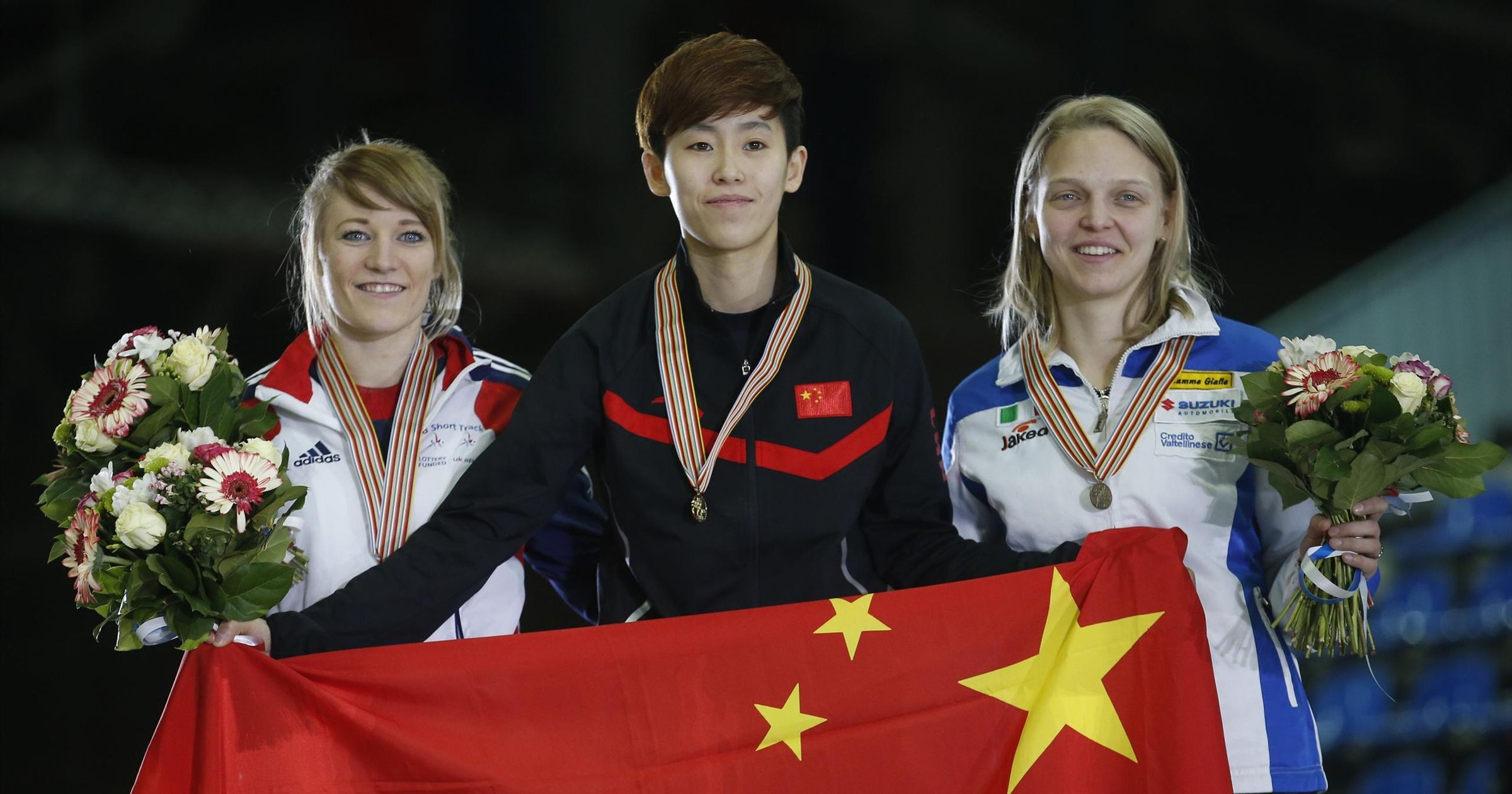 Elise Christie takes world silver in Moscow - TNT Sports