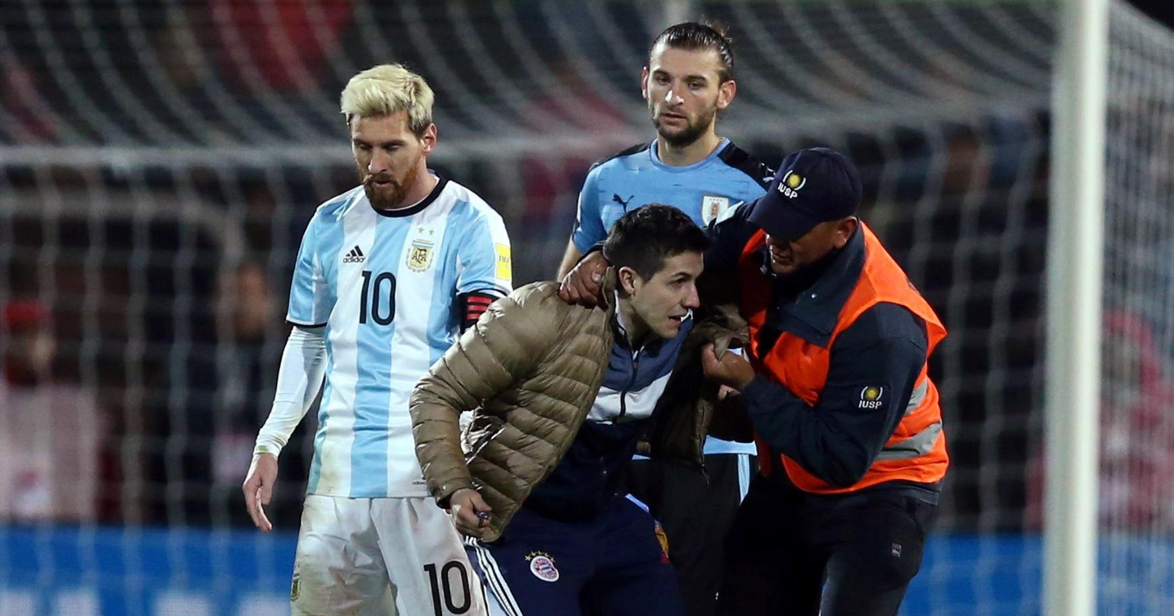 Lionel Messi accosted by pitch invader on his return to Argentina team ...