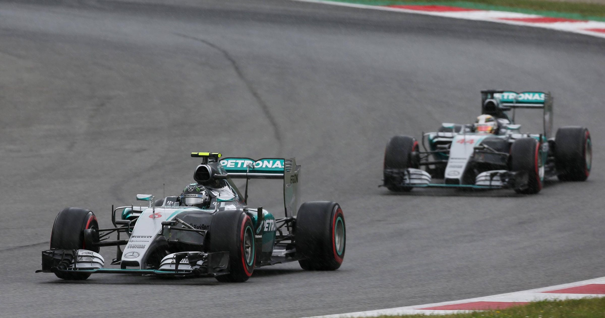 F1 should make 'huge' wheel size jump, say Pirelli - TNT Sports