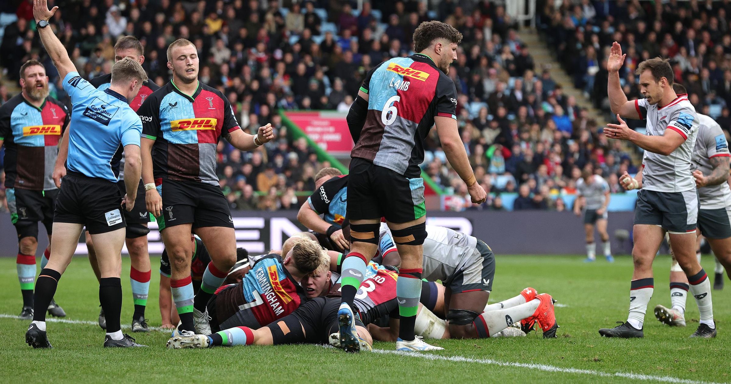 Hugh Tizard burrows over line as Saracens draw level with Harlequins in ...
