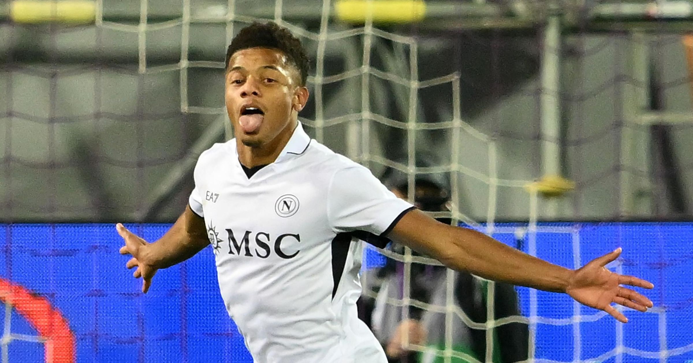 David Neres scores sublime solo goal to give Napoli lead over ...