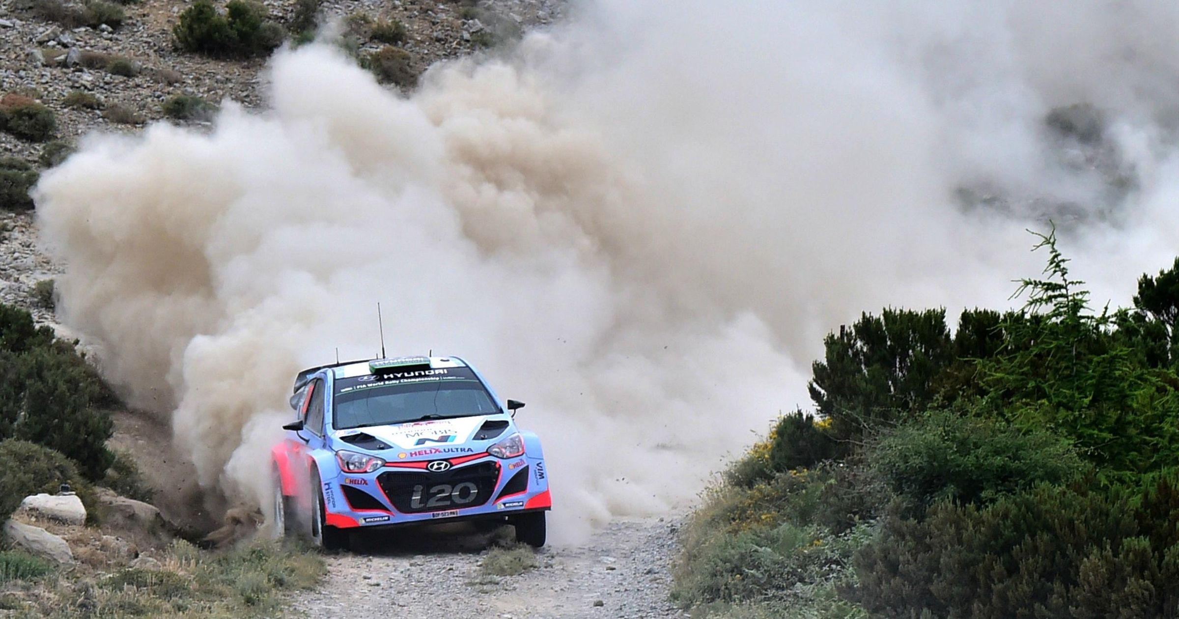 Hayden Paddon hangs onto second place in Sweden - TNT Sports