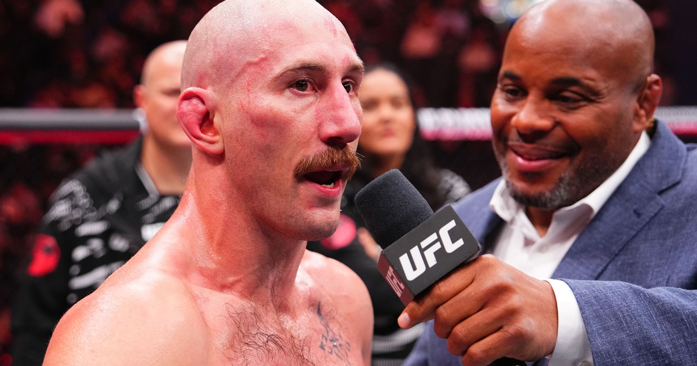 ‘Blew all my gas’ - Confusion reigns as referee appears to end fight at ...